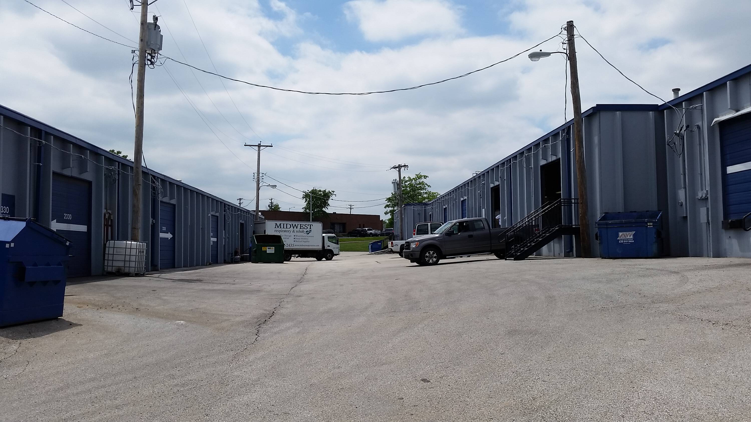 800 FEE FEE RD Maryland Heights MO 63043-3219 APN: 14O320534 | Crexi.com