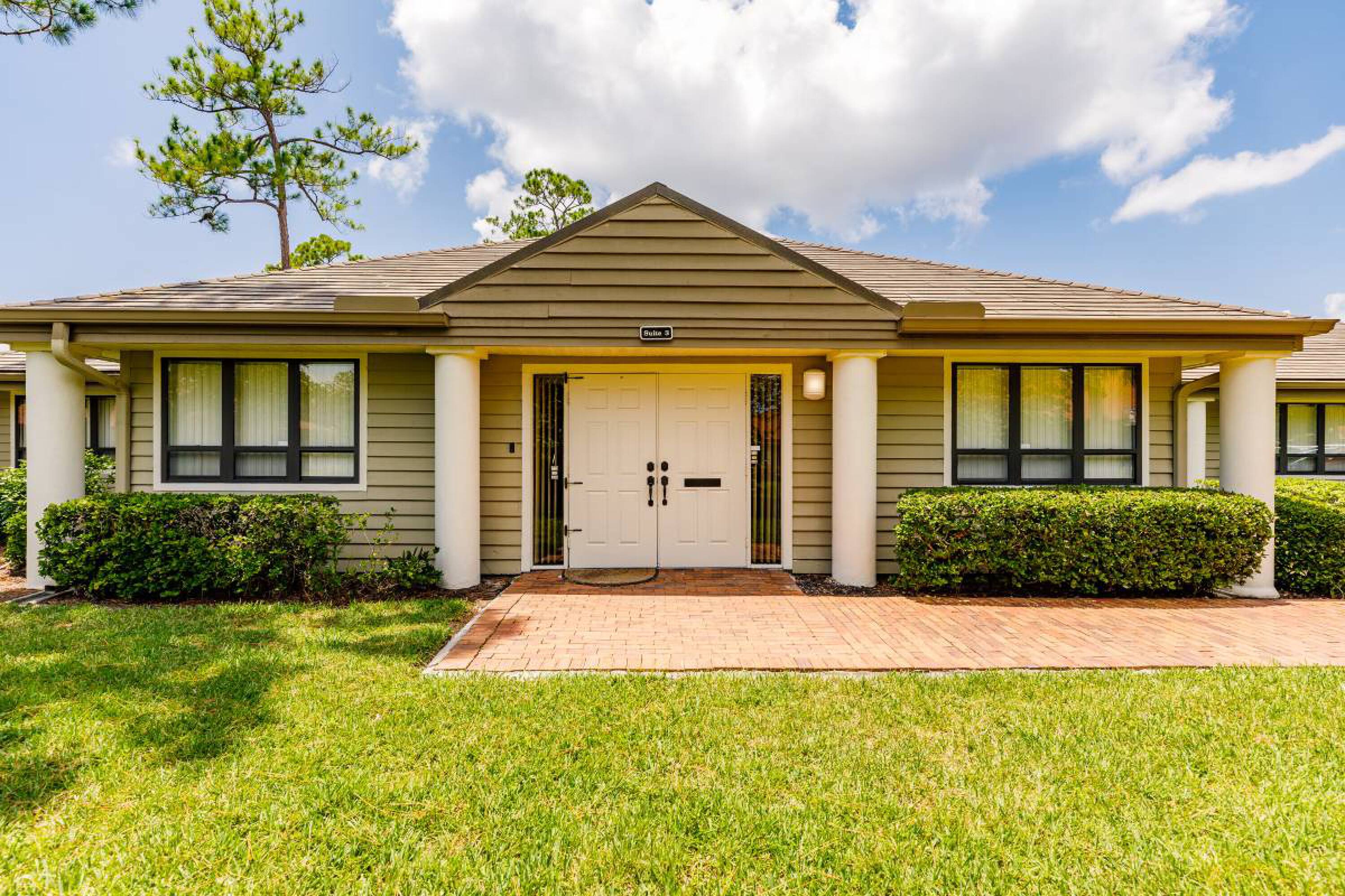 12557 New Brittany Blvd, Building 31, Fort Myers, FL 33907 | Crexi.com