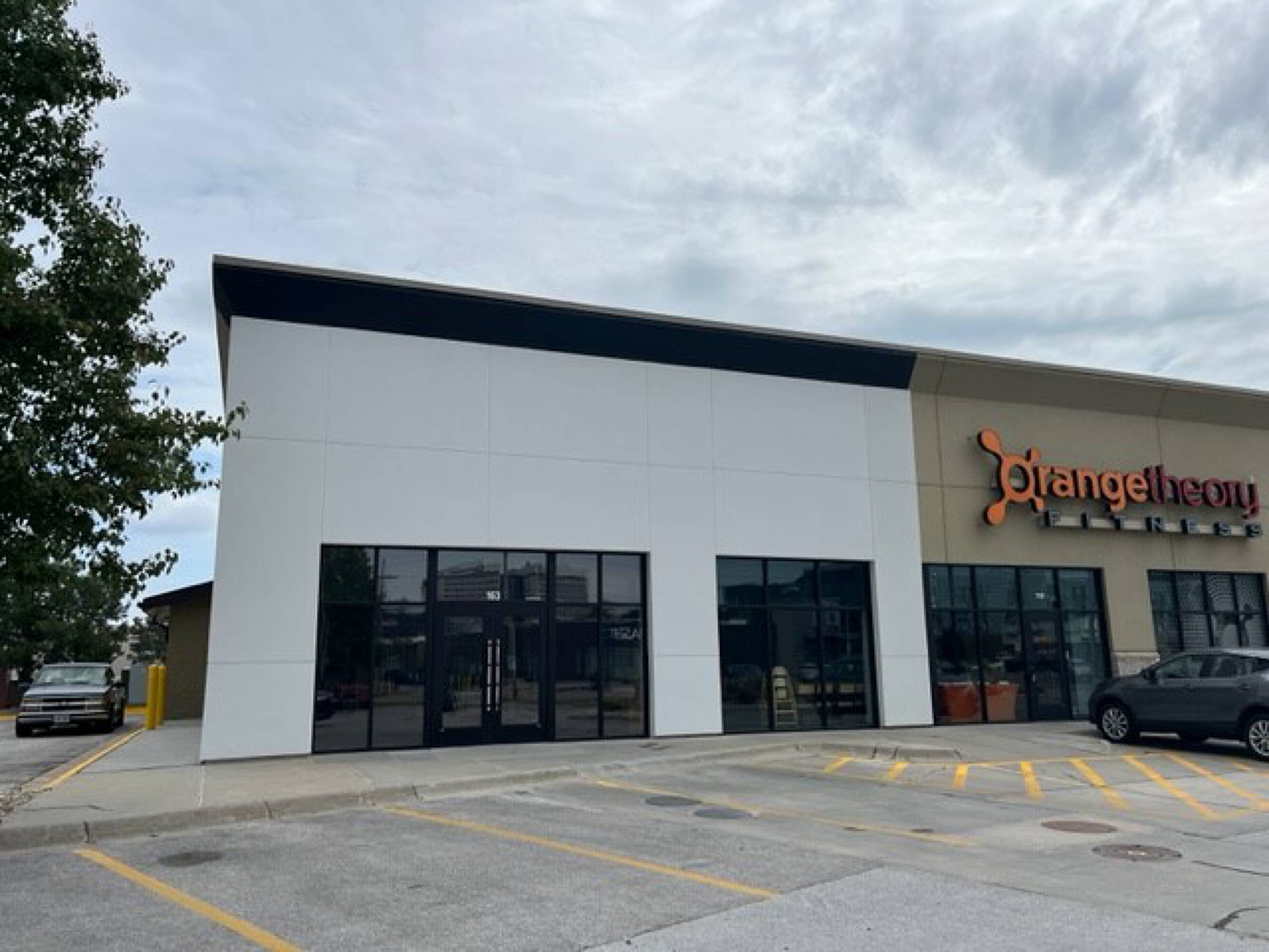 78th & Dodge, Omaha, NE 68114 | Crexi.com