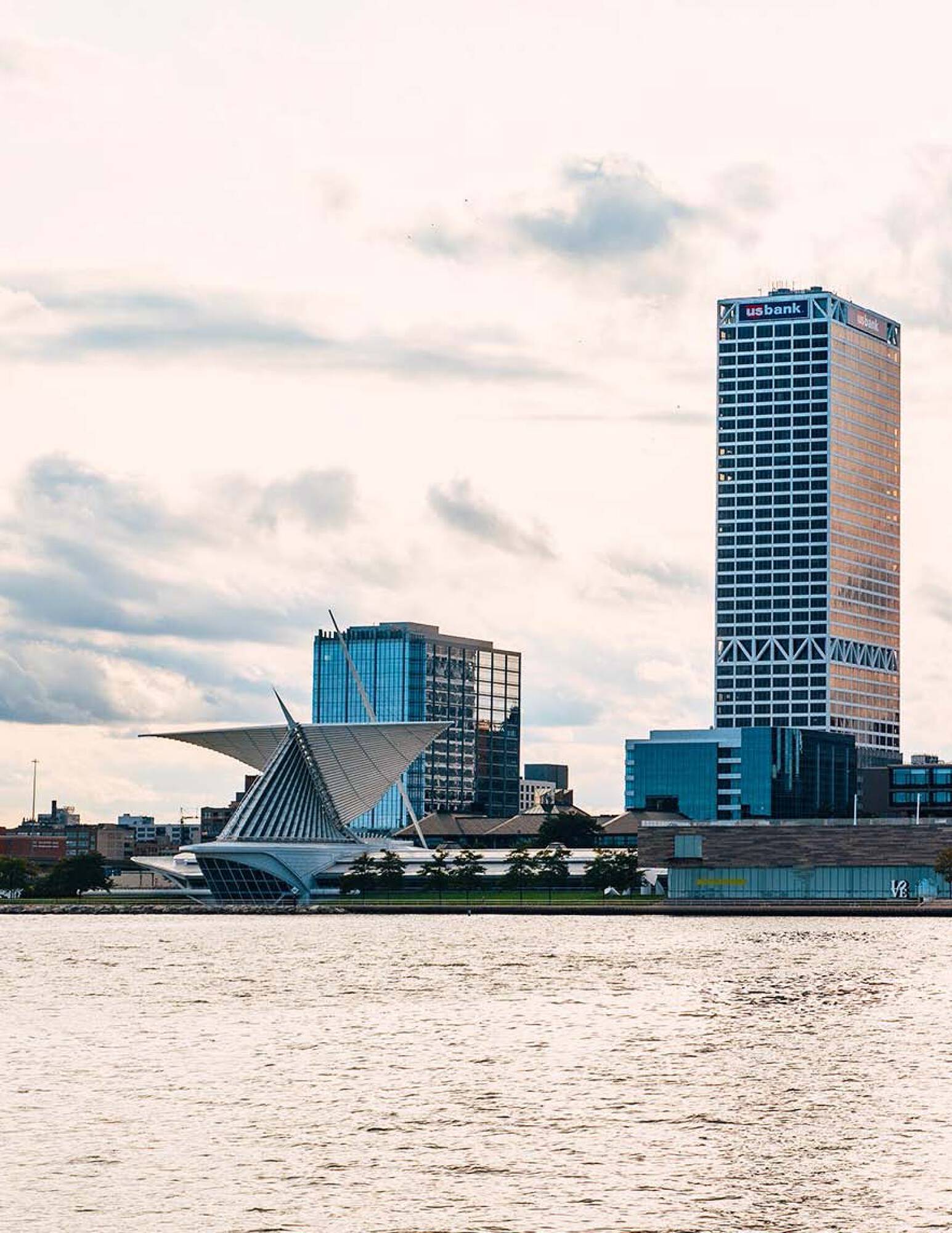 777 East Wisconsin Avenue, Milwaukee, WI 53202 | Crexi.com