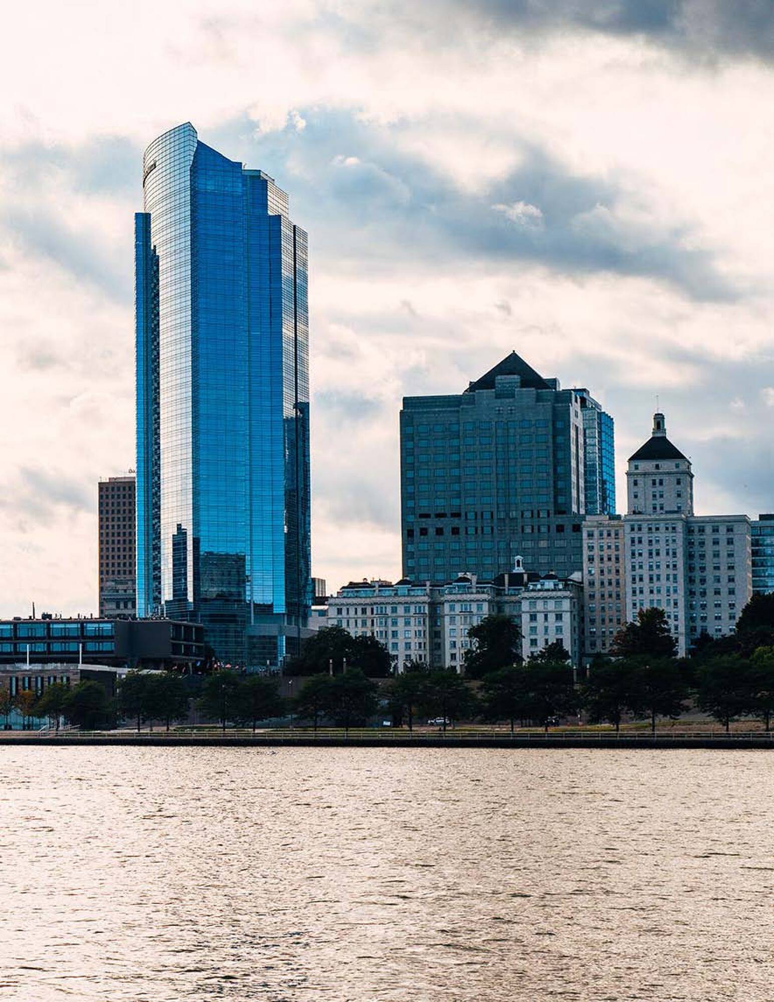 777 East Wisconsin Avenue, Milwaukee, WI 53202 | Crexi.com