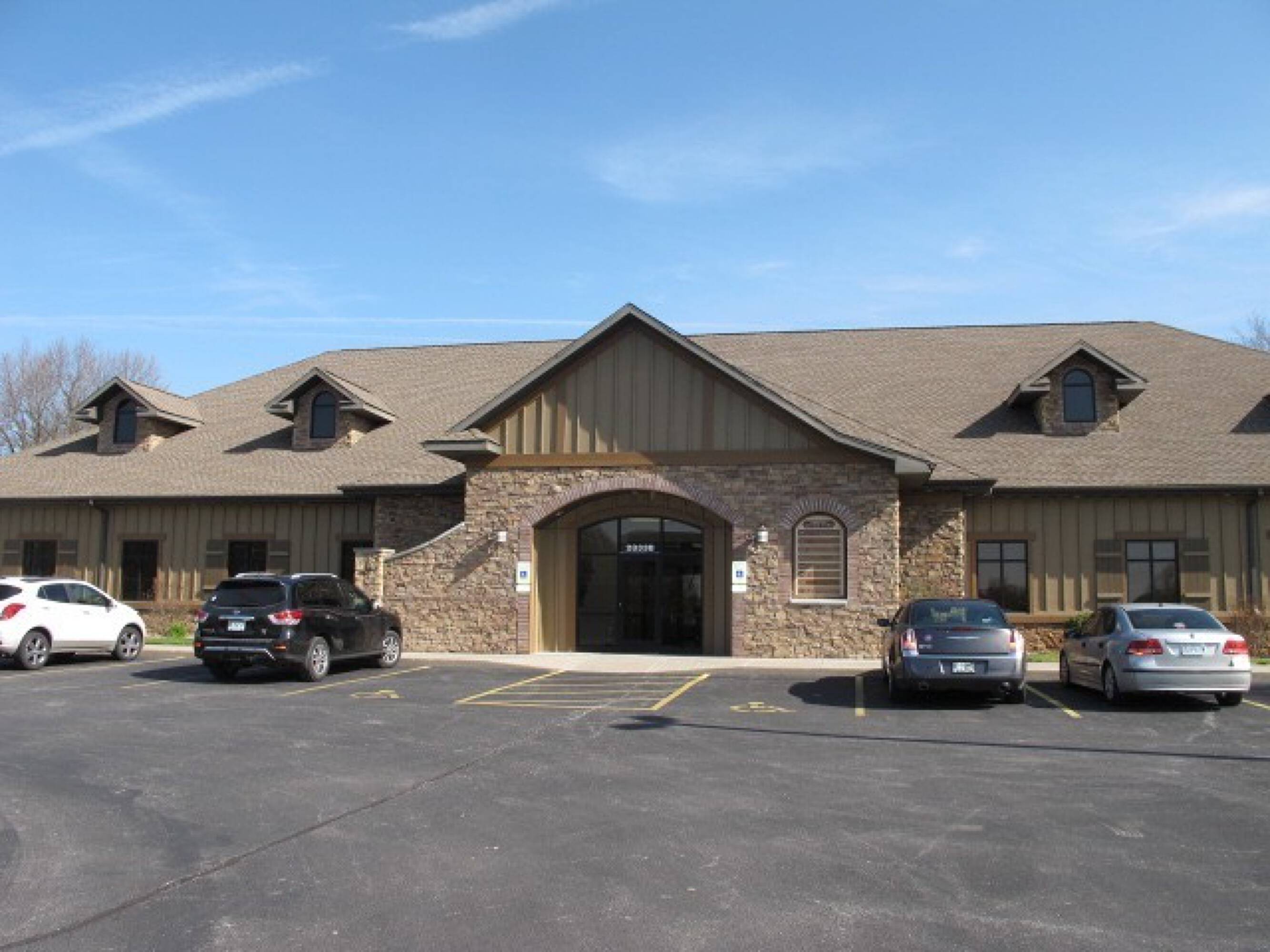 2833 E BATTLEFIELD RD Springfield MO 65804-4192 APN: 1904207072 | Crexi.com