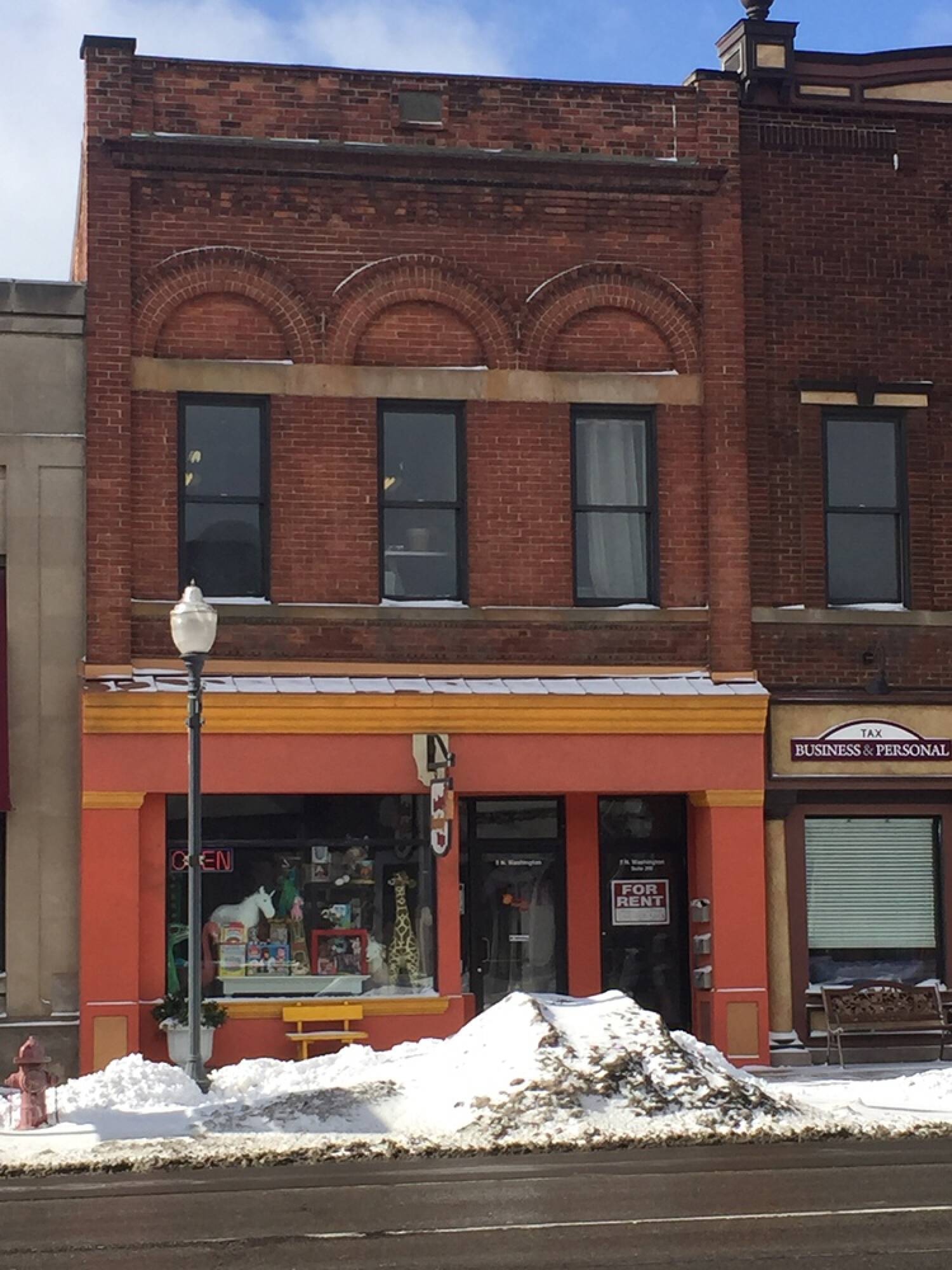 5 N Washington, Oxford, MI 48371 | Crexi.com