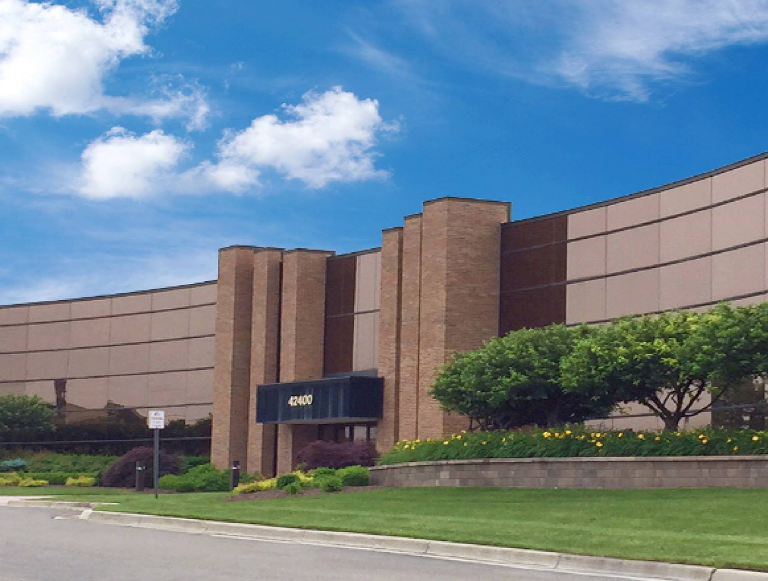 42400 Grand River Avenue, Novi, MI 48375 | Crexi.com