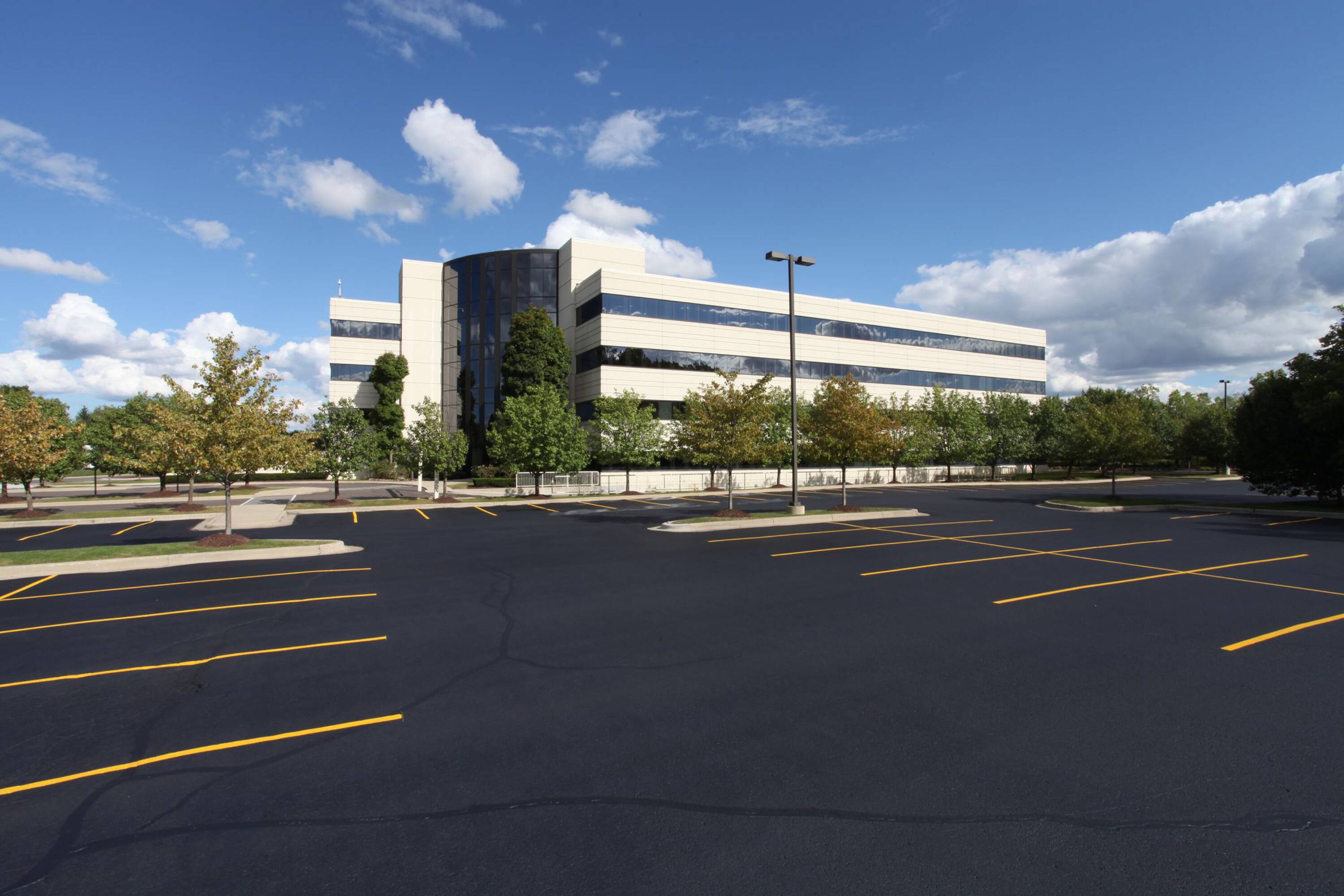 39500 High Pointe Blvd, Novi, MI 48375 | Crexi.com