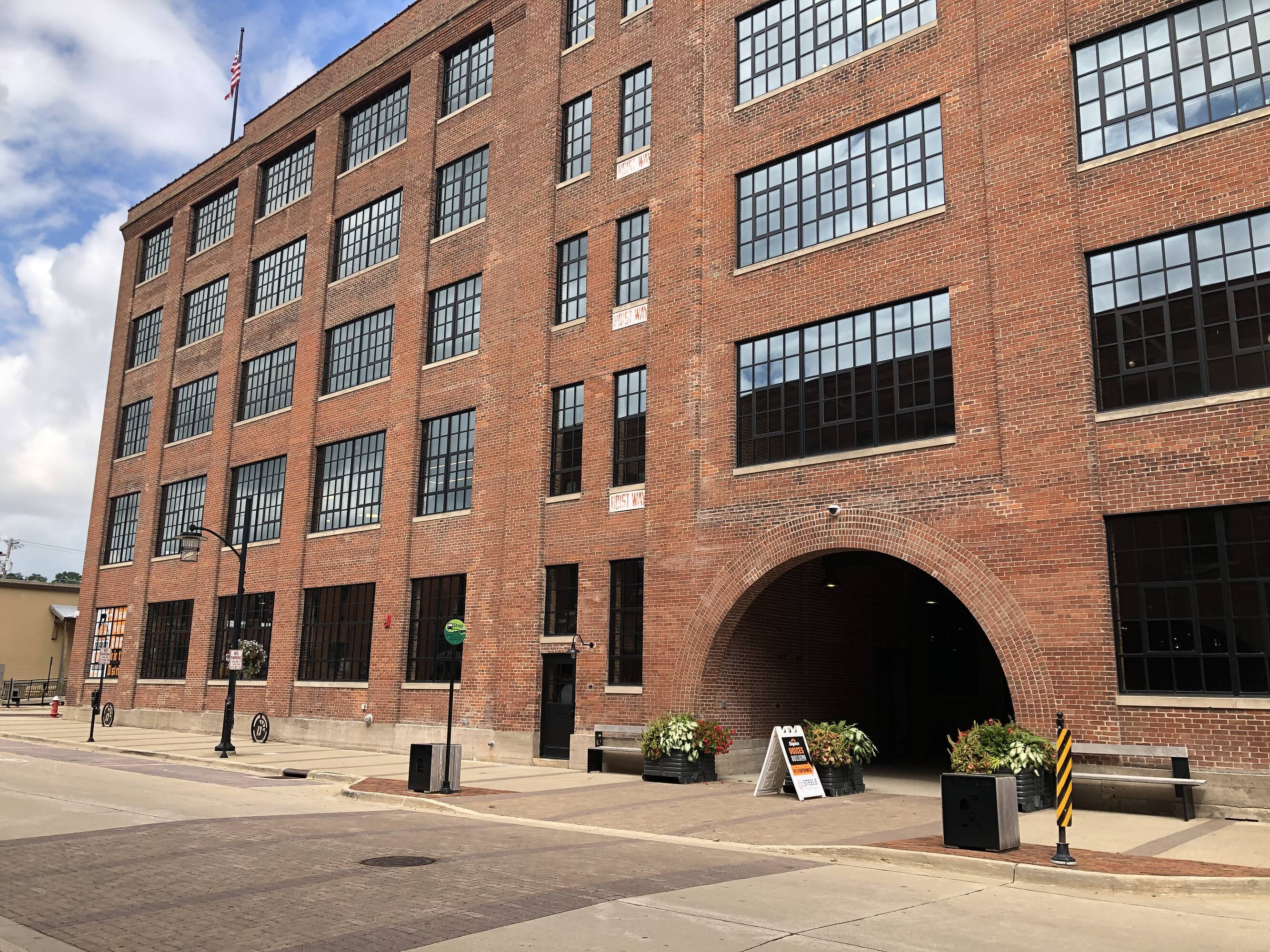 1000 Jackson St, Dubuque, IA 52001 | Crexi.com