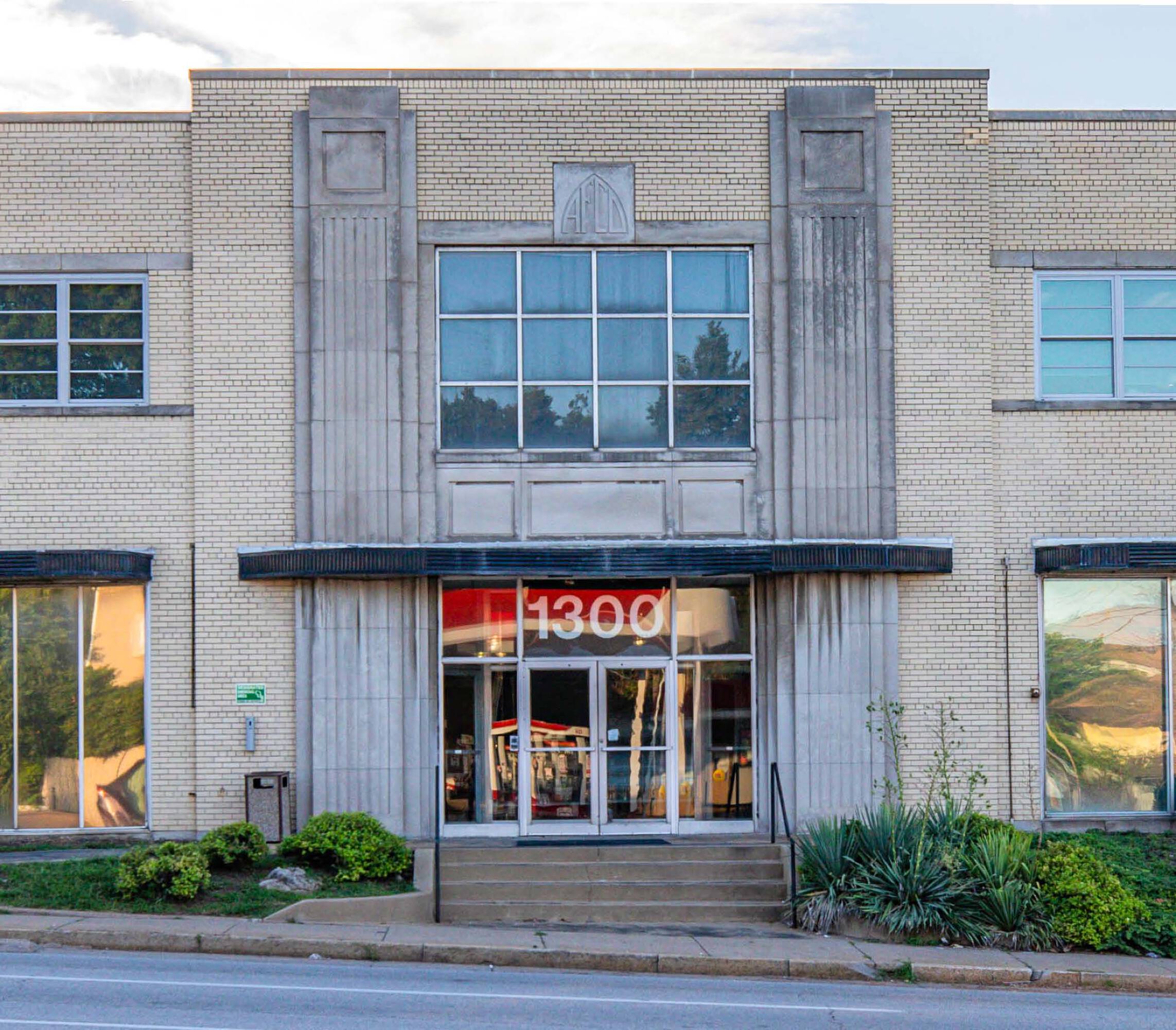 1300 HAMPTON AVE Saint Louis MO 63139-3138 APN: 40149145000 | Crexi.com