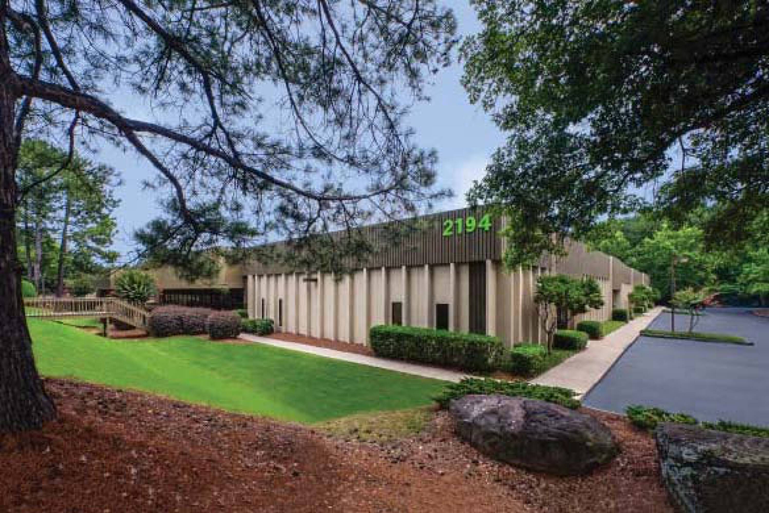 255 RIVERCHASE PKWY E Hoover AL 35244-2902 APN: 10 9 30 0 001 004.002 ...