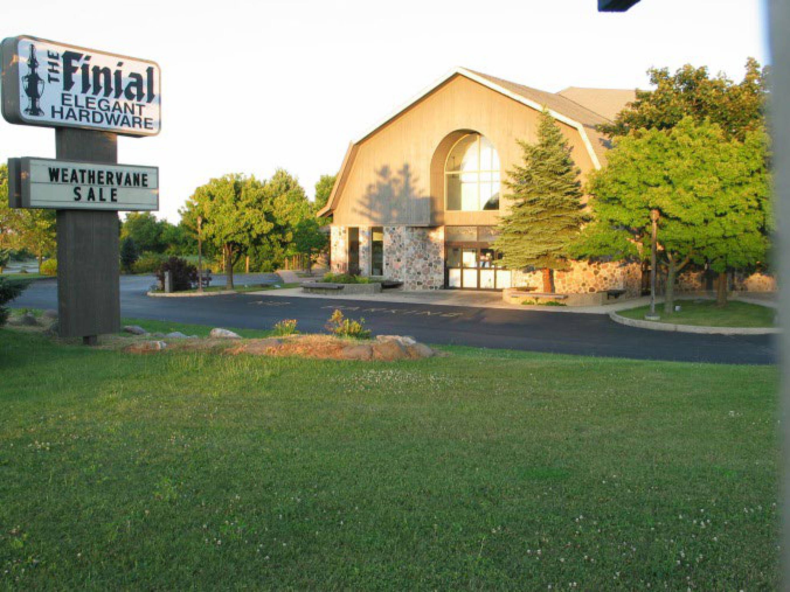 7555 W MEQUON RD Mequon WI 53092-1867 APN: 140270600200 | Crexi.com