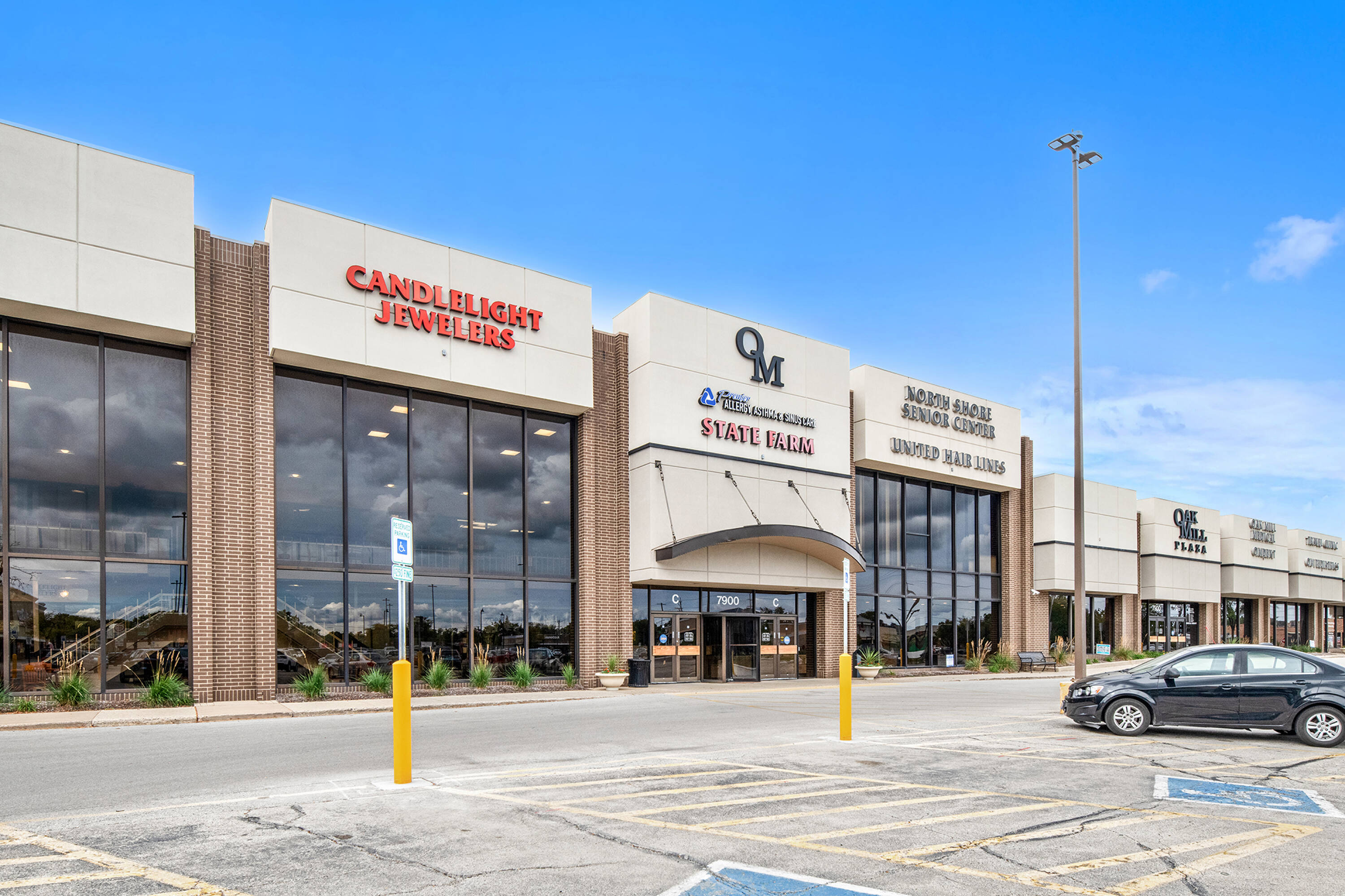 7900 N. Milwaukee Ave, Niles, IL 60714 | Crexi.com
