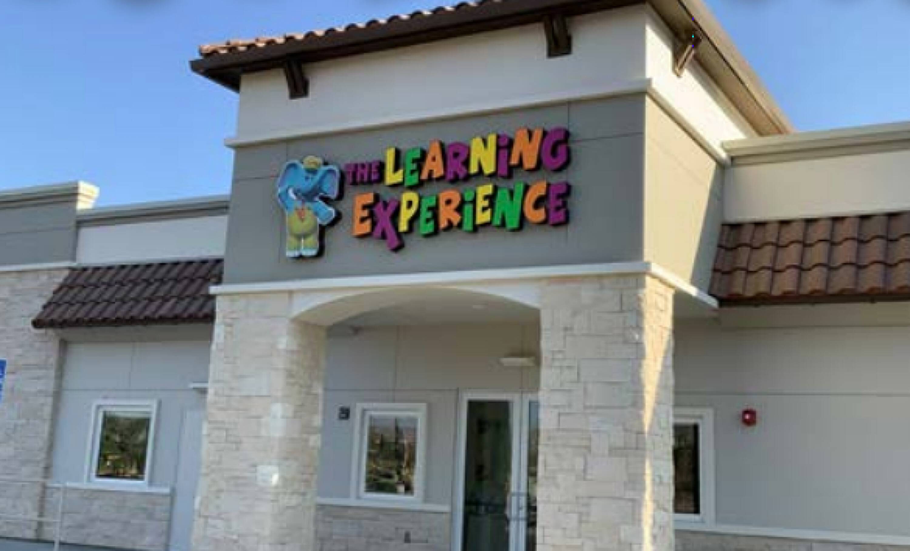 24615 COPPER HILL DR Santa Clarita CA 91354-1703 APN: 2810-136-004 ...