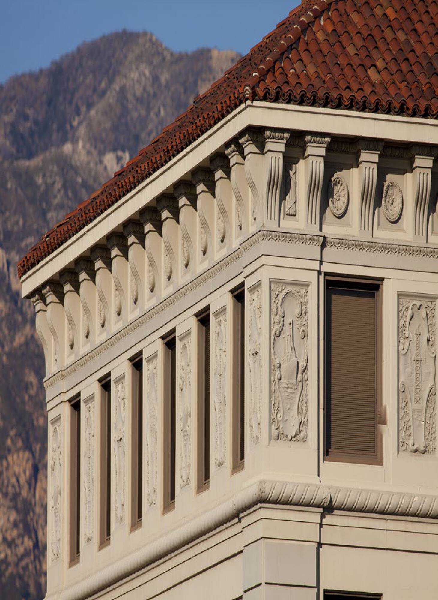 595 E Colorado Blvd, Pasadena, CA 91101 | Crexi.com