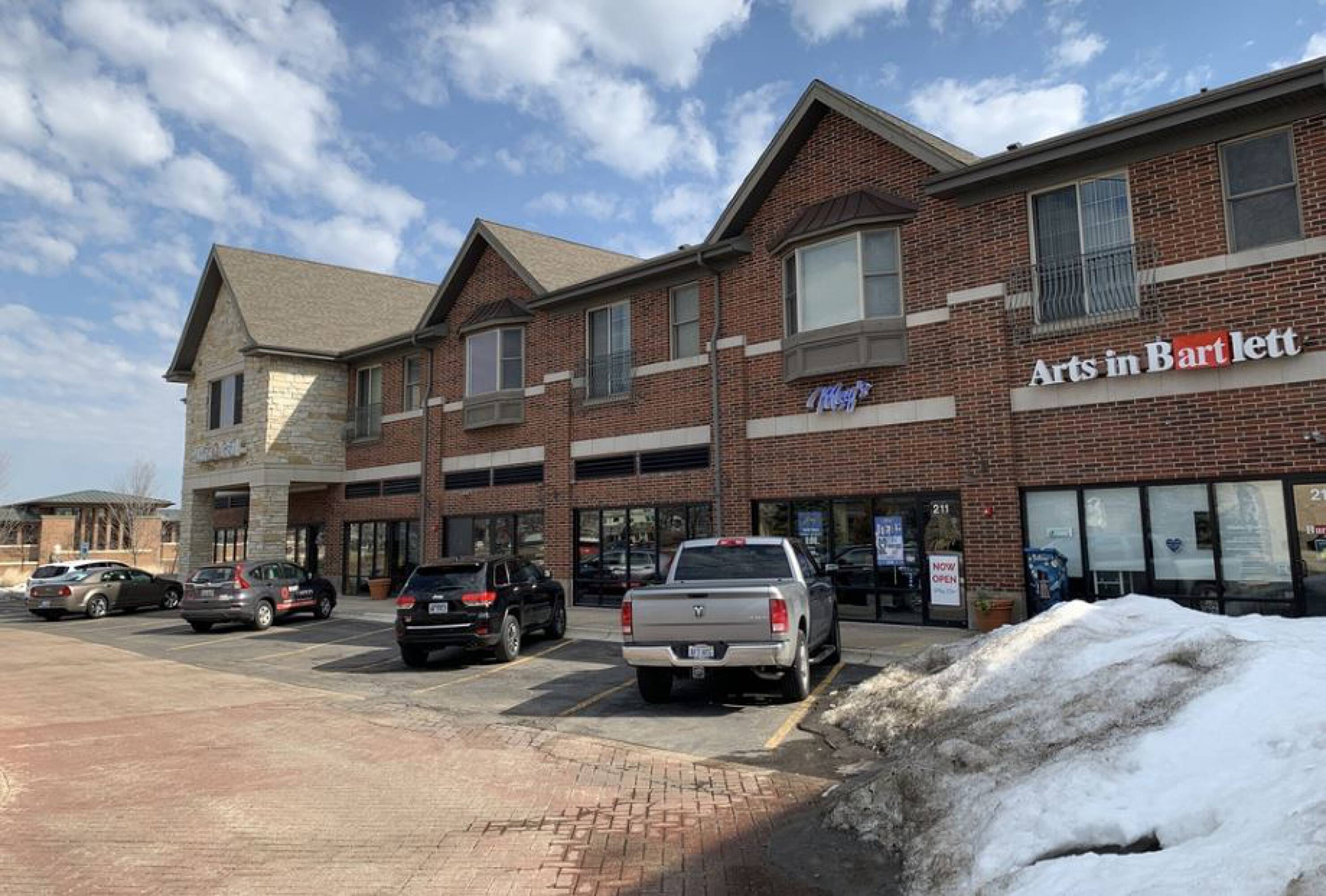 201 S MAIN ST Bartlett IL 60103-4456 APN: 06344100140000 | Crexi.com