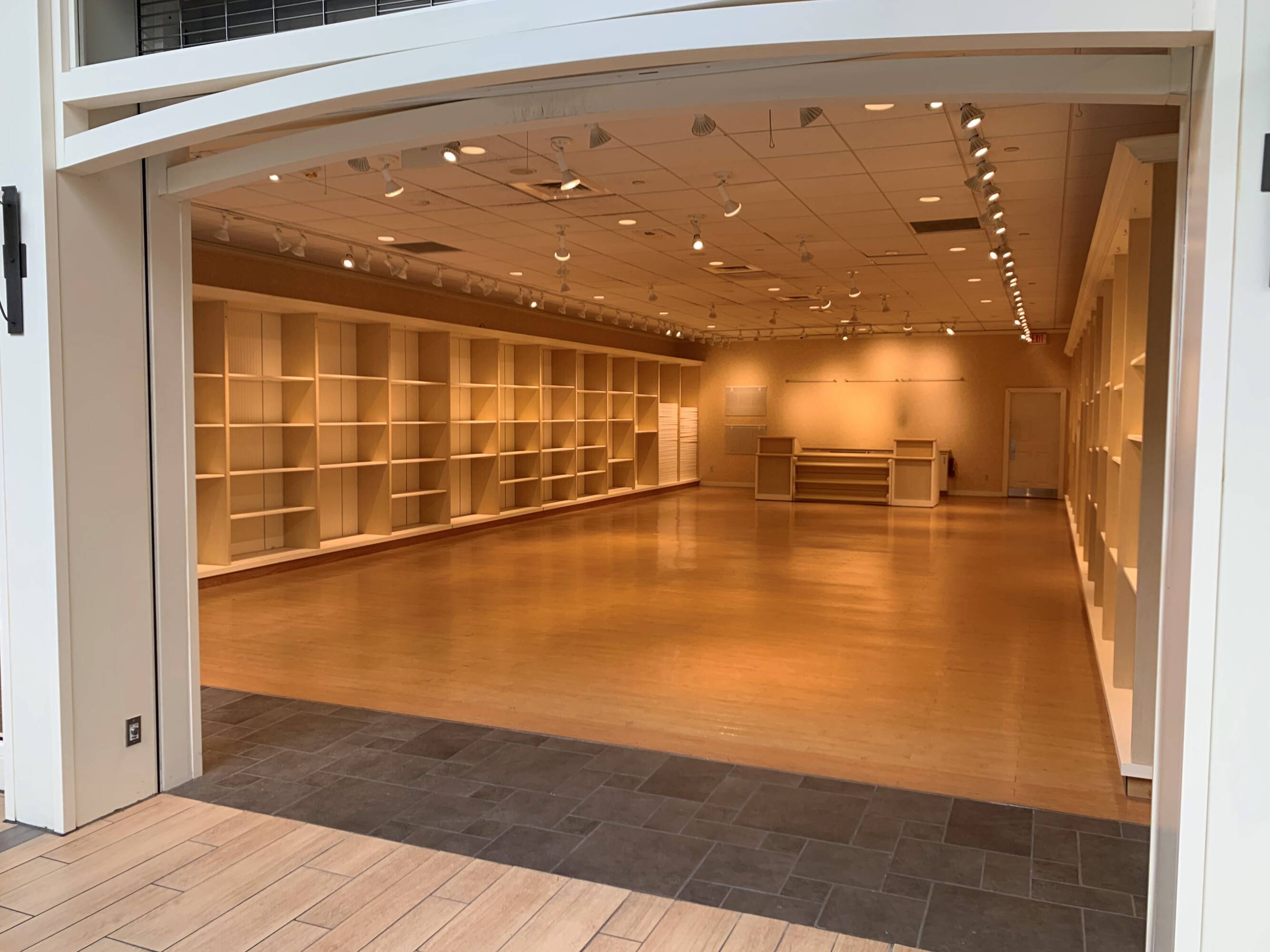 11149 West 95th Street, Overland Park, KS 66214 | Crexi.com