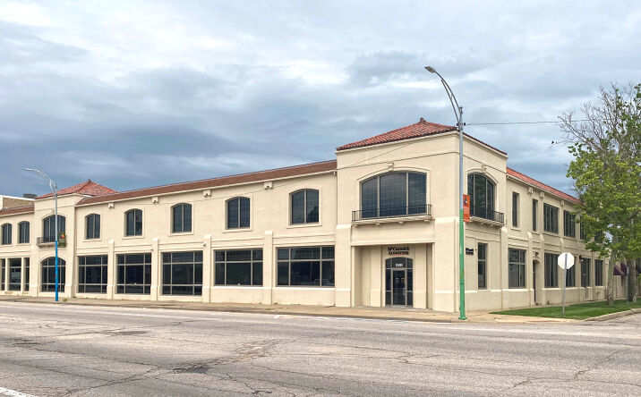 Pictures of Office property located at 1501 E Douglas Ave, Wichita, KS ...
