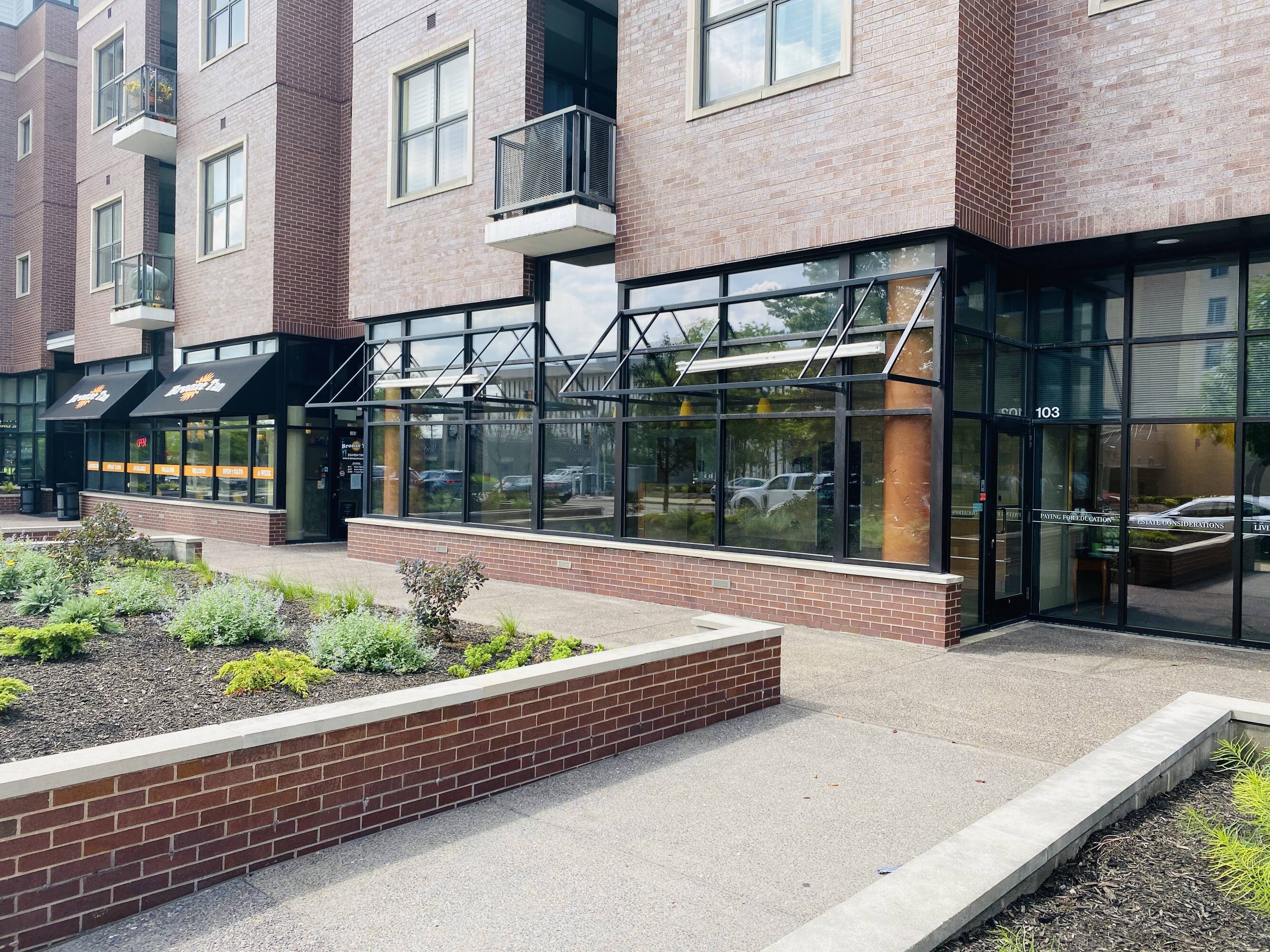 6451 Clayton Rd, St. Louis, MO 63117 | Crexi.com