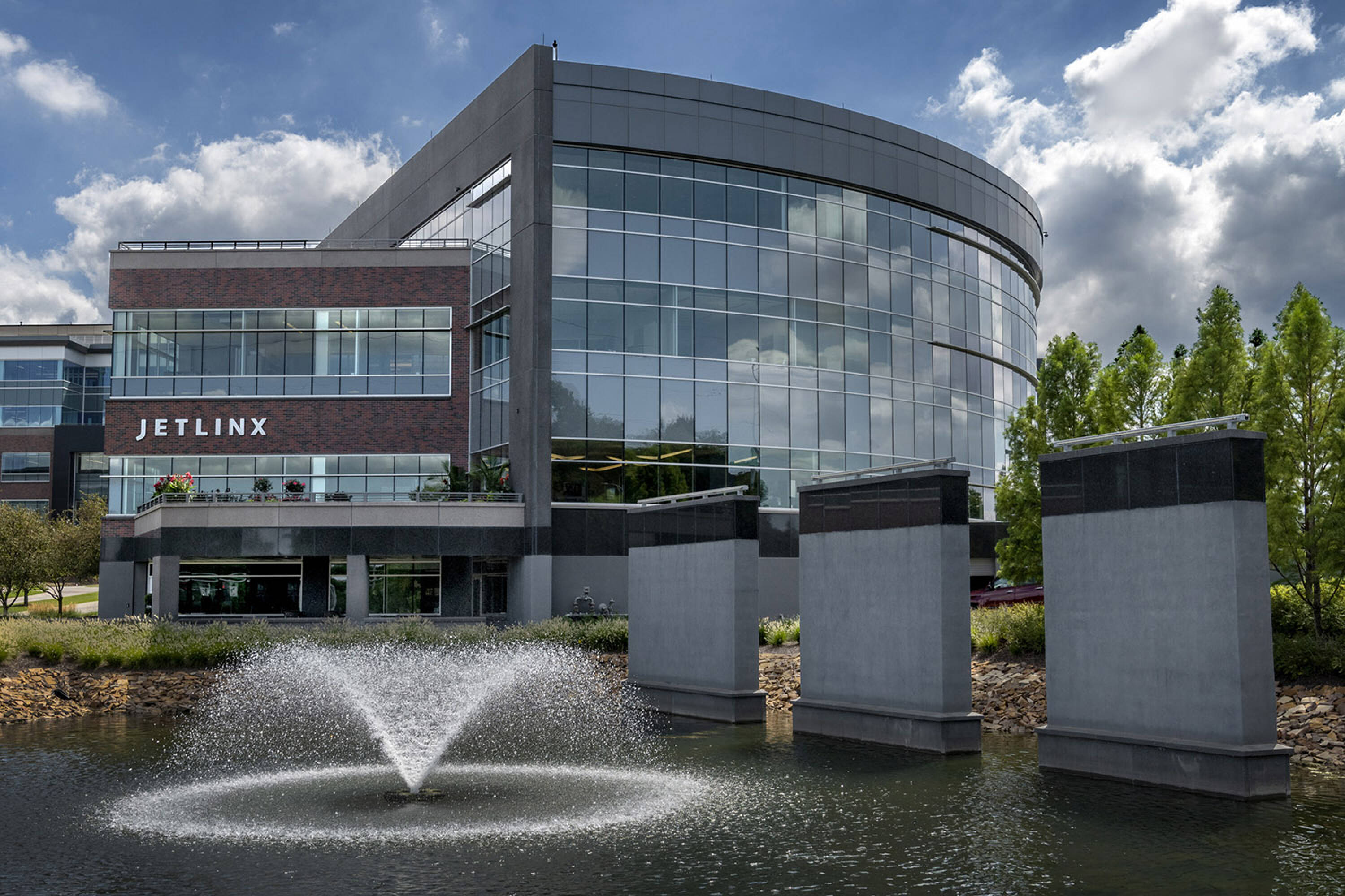 13030 PIERCE ST Omaha NE 68144-1103 APN: 4537-0064-22 | Crexi.com