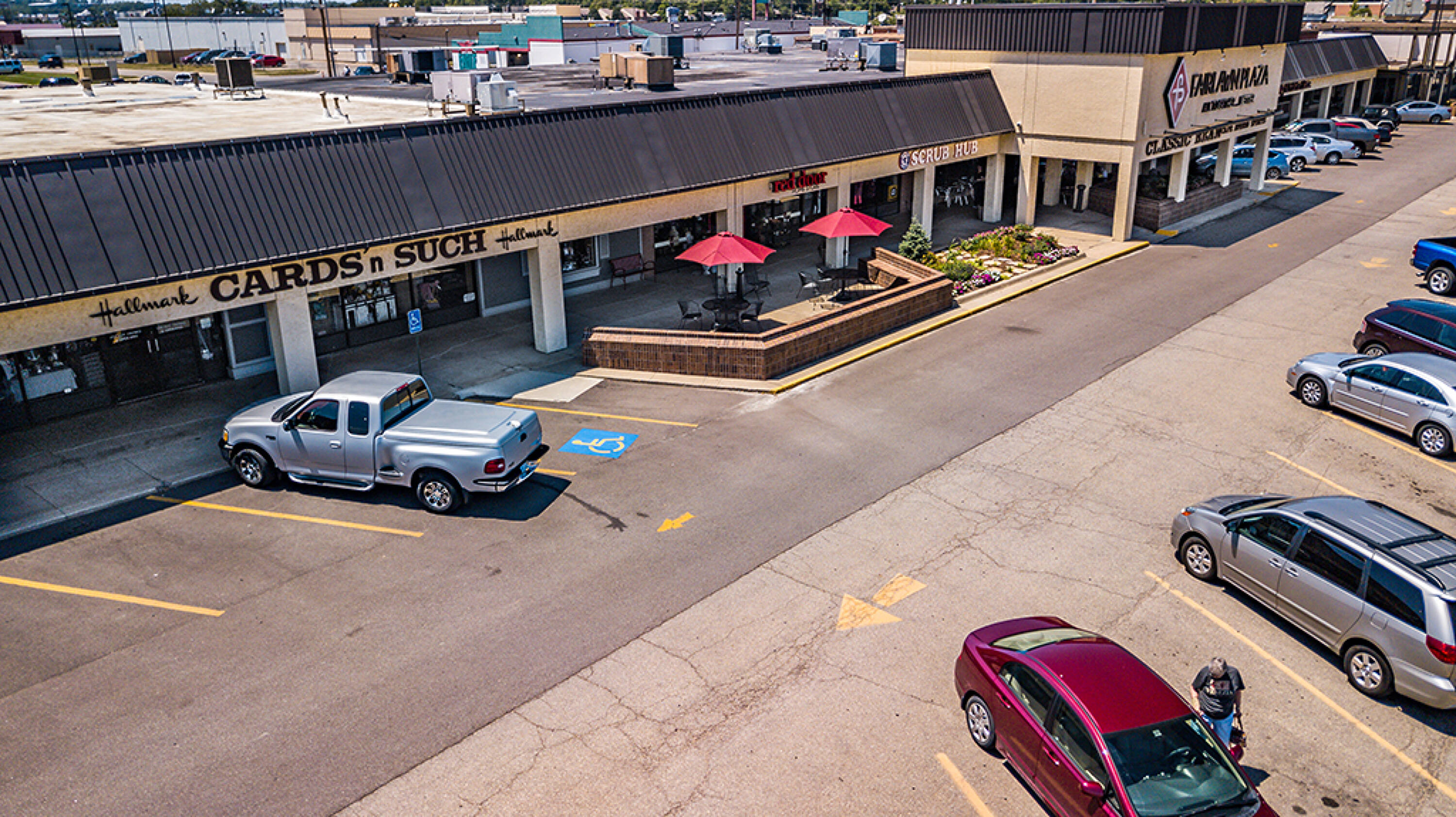 2114 SW Chelsea Dr, Topeka, KS 66614 | Crexi.com