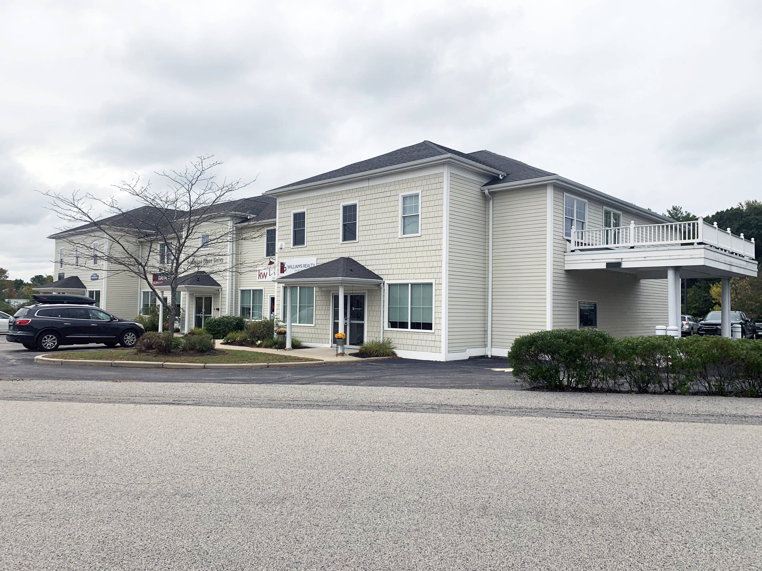 4 MARKET PLACE DR York ME 03909-1698 APN: 0053-0009 | Crexi.com