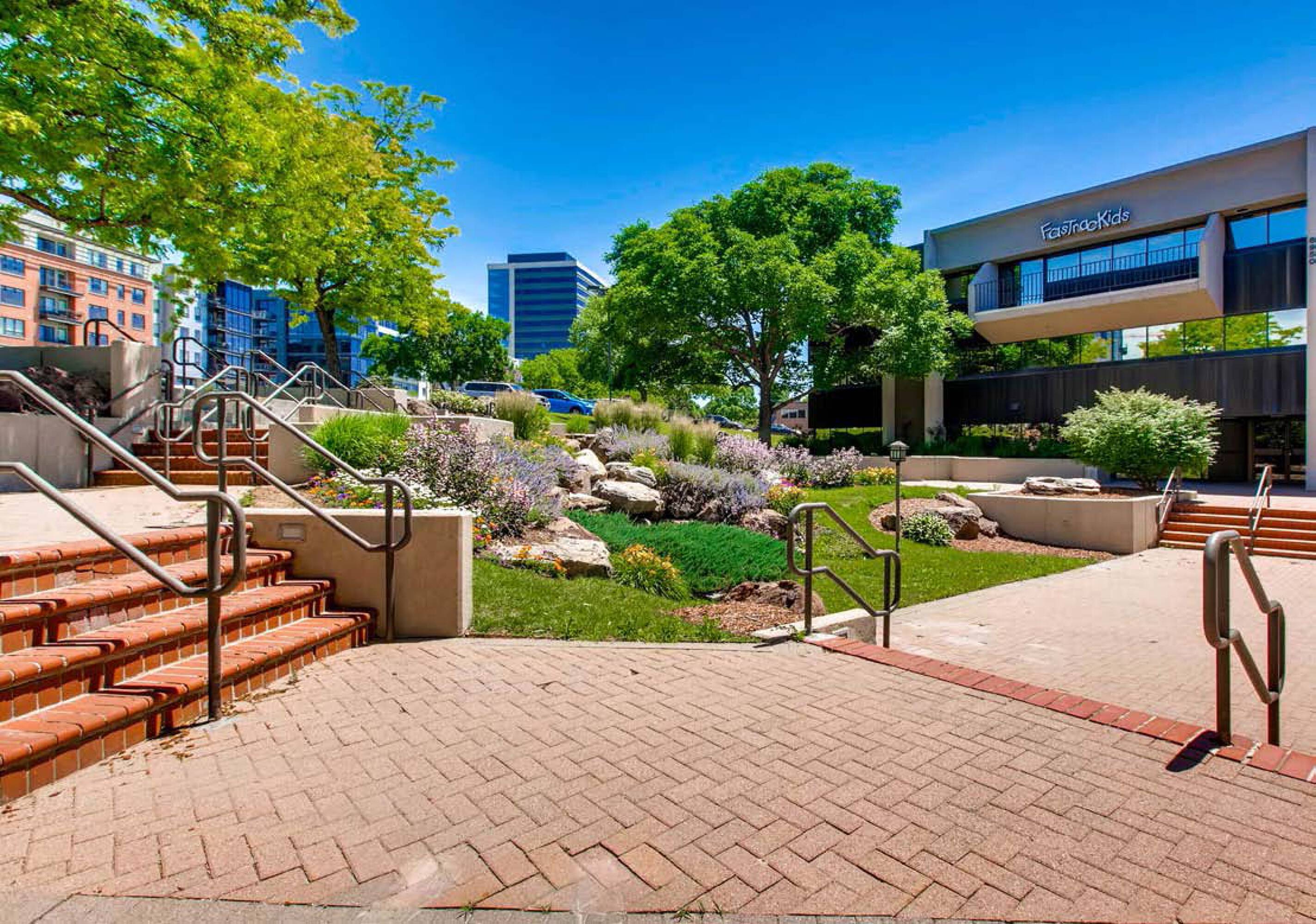 6900 E BELLEVIEW AVE Greenwood Village CO 80111-1619 APN: 2075-17-1-08 ...