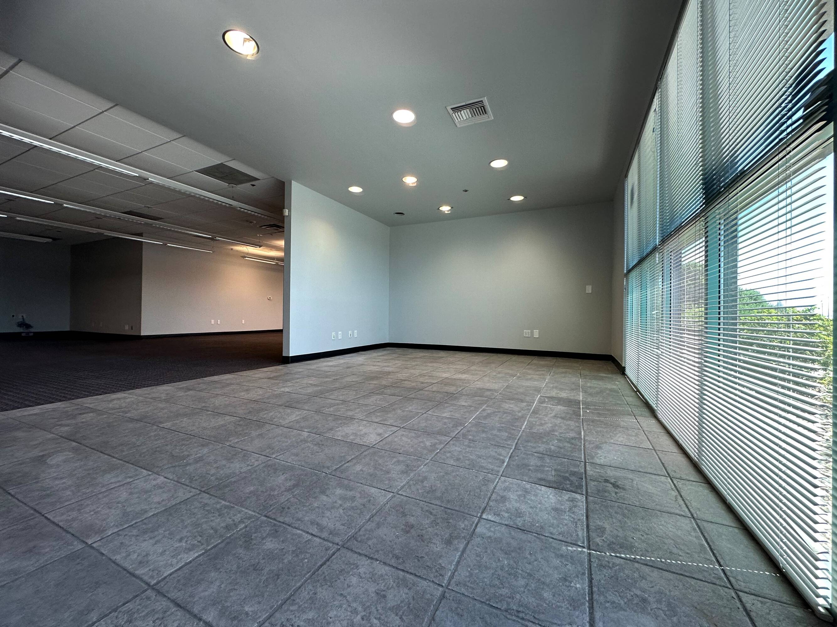 4270 S Decatur Blvd, Las Vegas, NV 89103 | Crexi.com