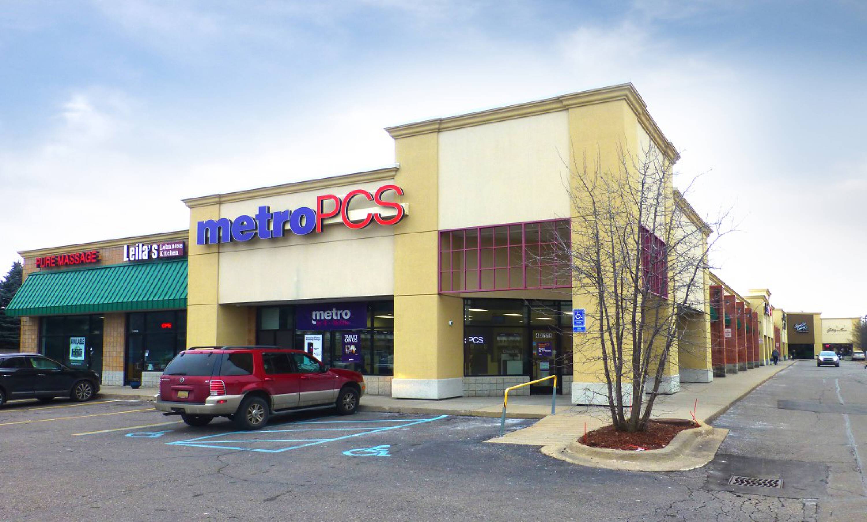 40821 Garfield Rd, Clinton Twp, MI 48038 | Crexi.com