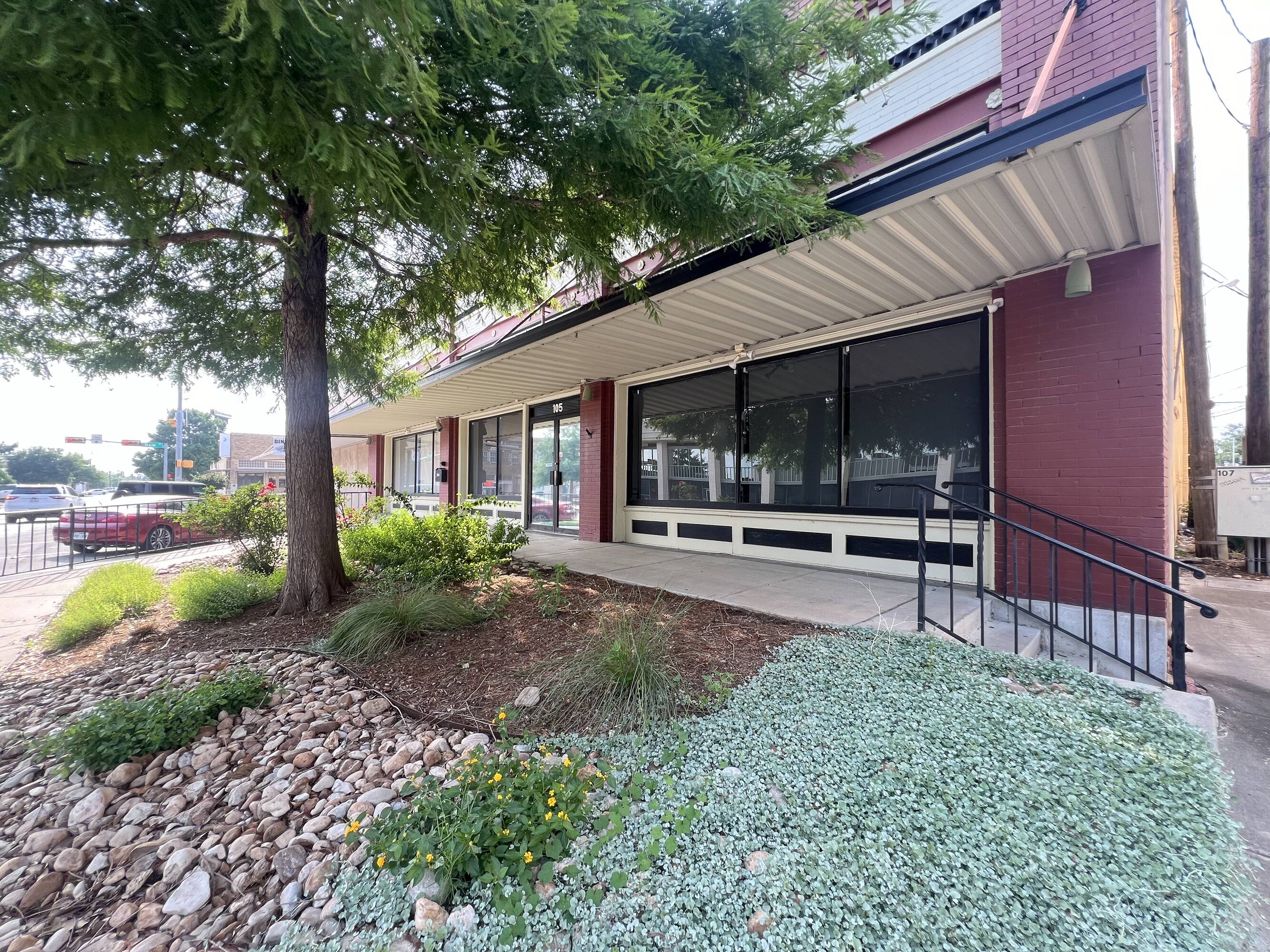 105 E 3rd St, Taylor, TX 76574 | Crexi.com