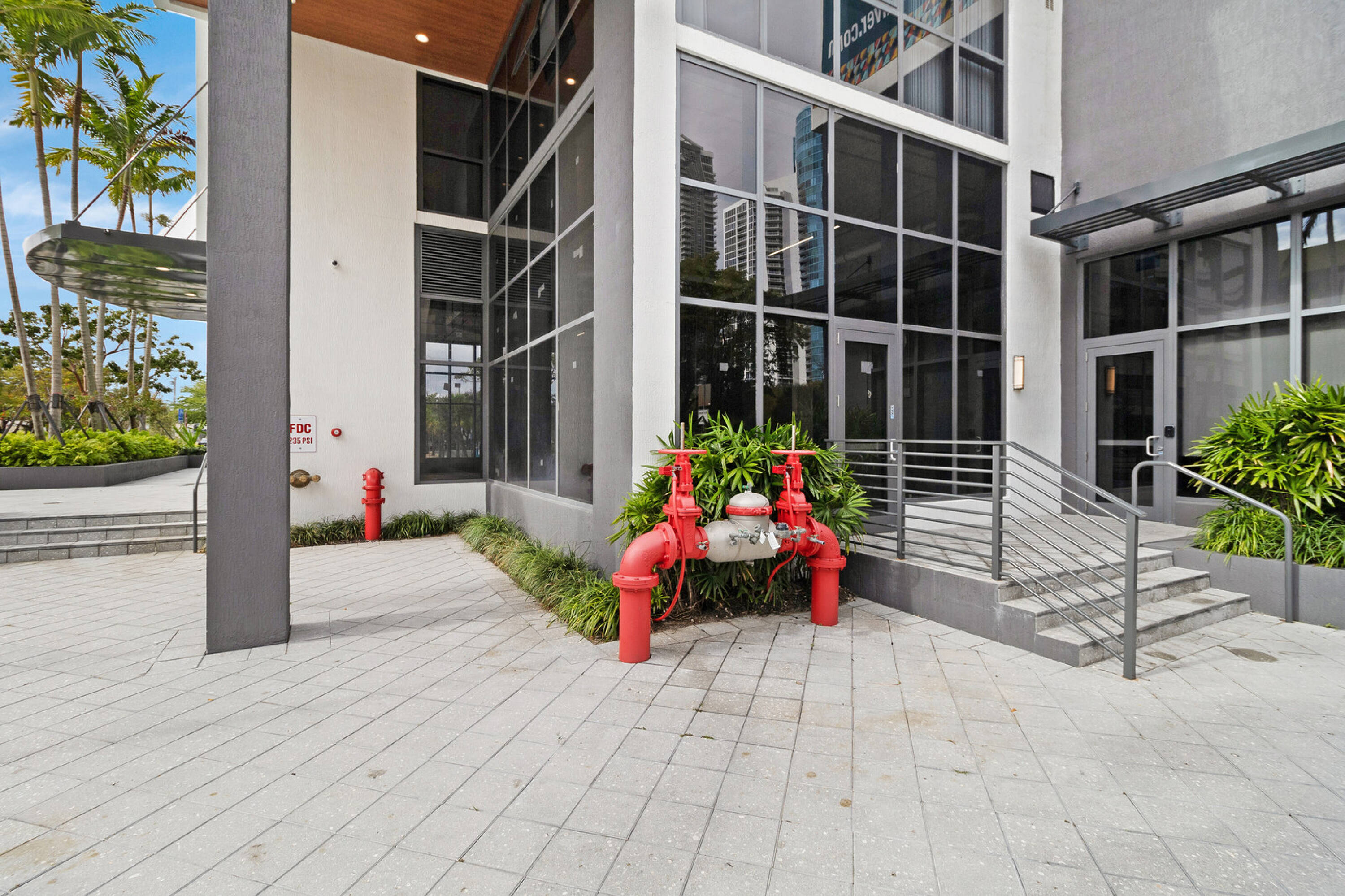 416 SW 1ST AVE Fort Lauderdale FL 33301-4411 APN: 50-42-10-01-3940 ...