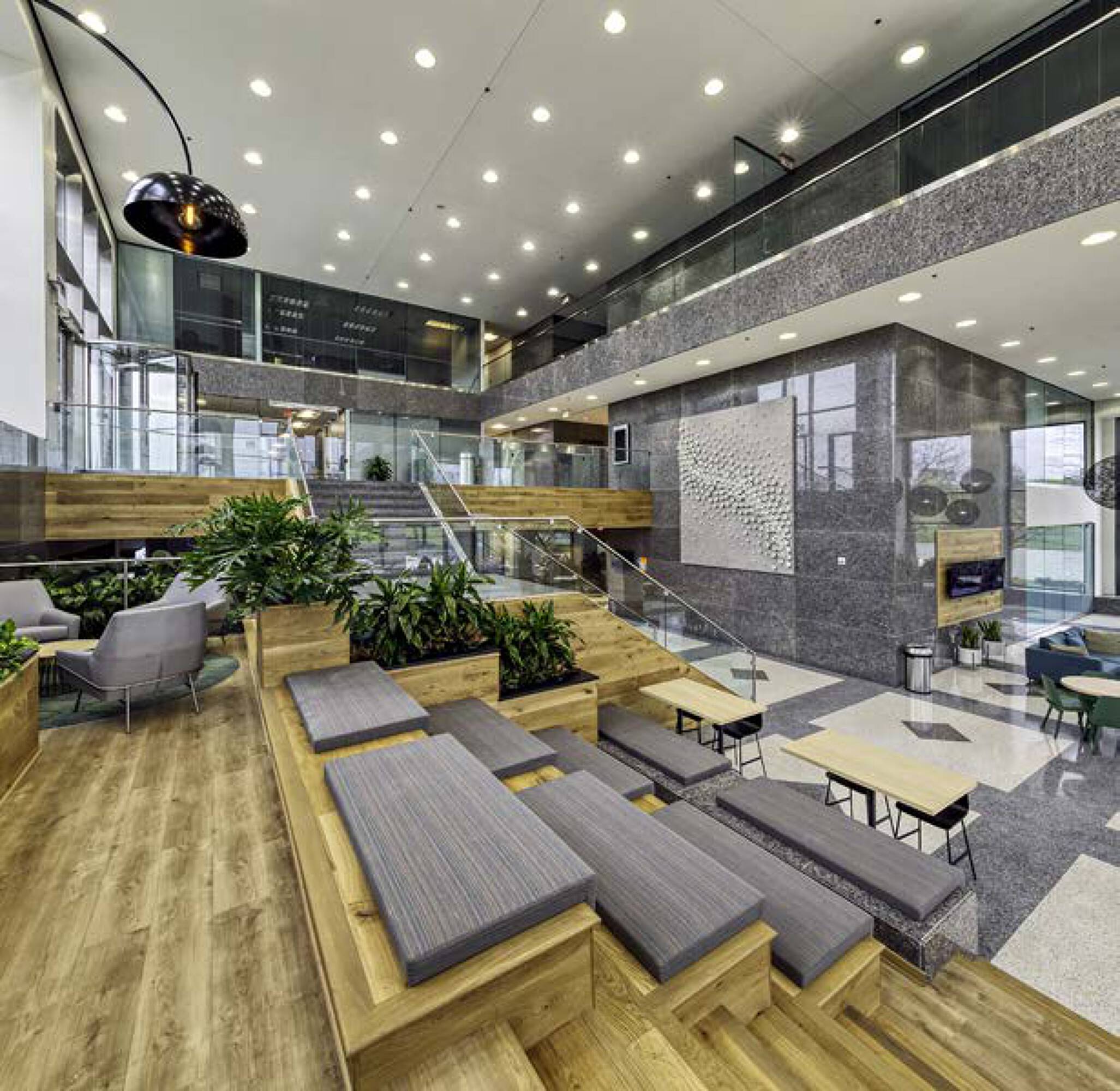 1901 N Roselle Rd, Schaumburg, IL 60195 | Crexi.com