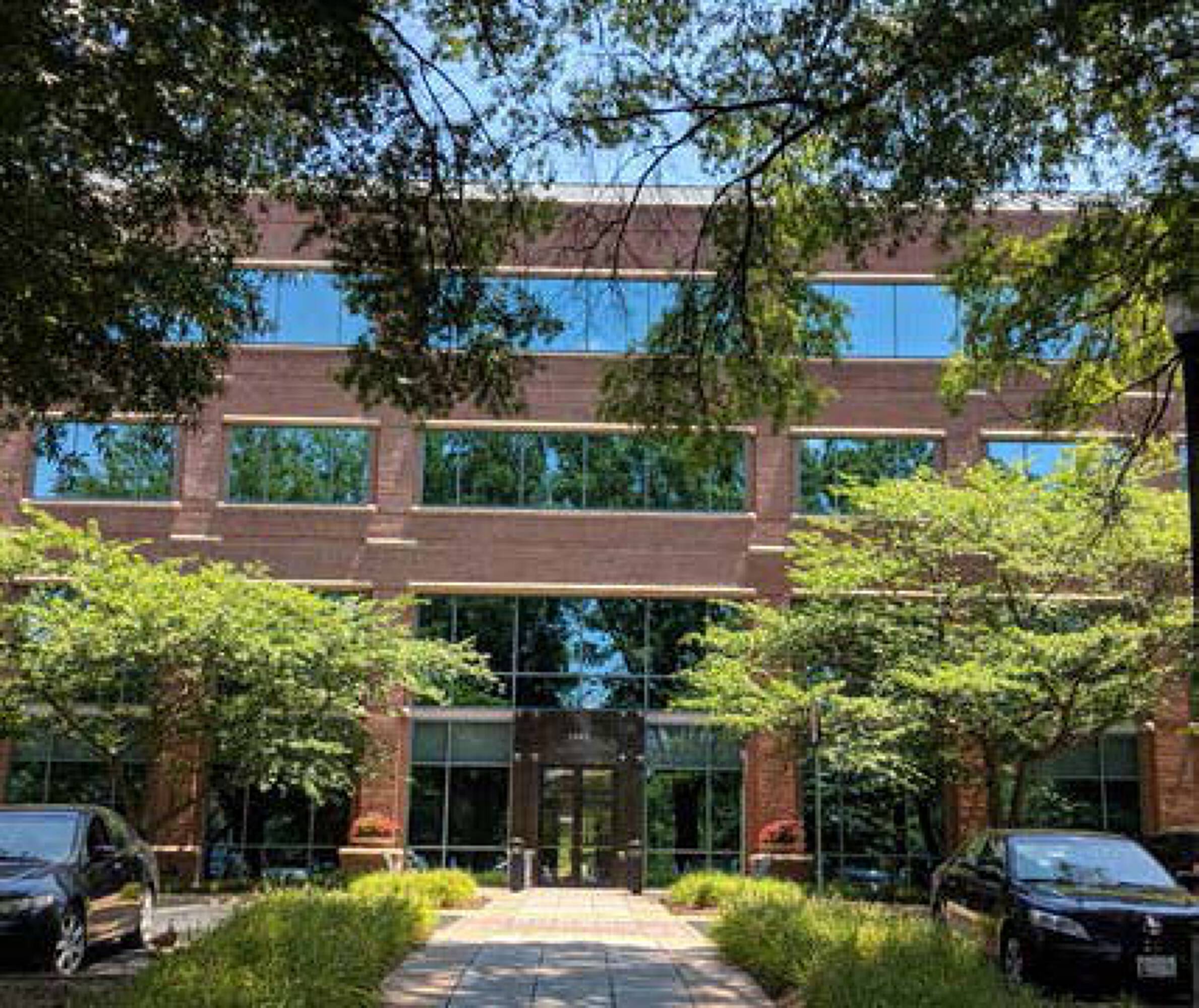 1943 ISAAC NEWTON SQ E Reston VA 20190-5012 APN: 0174-05-0003E1 | Crexi.com