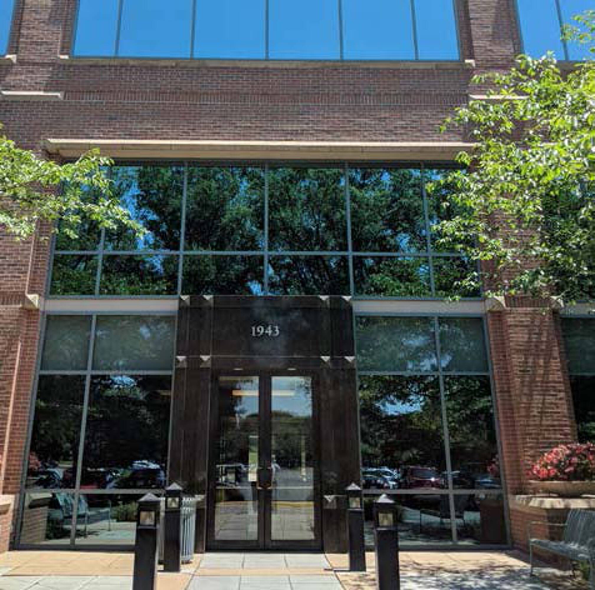 1943 ISAAC NEWTON SQ E Reston VA 20190-5012 APN: 0174-05-0003E1 | Crexi.com