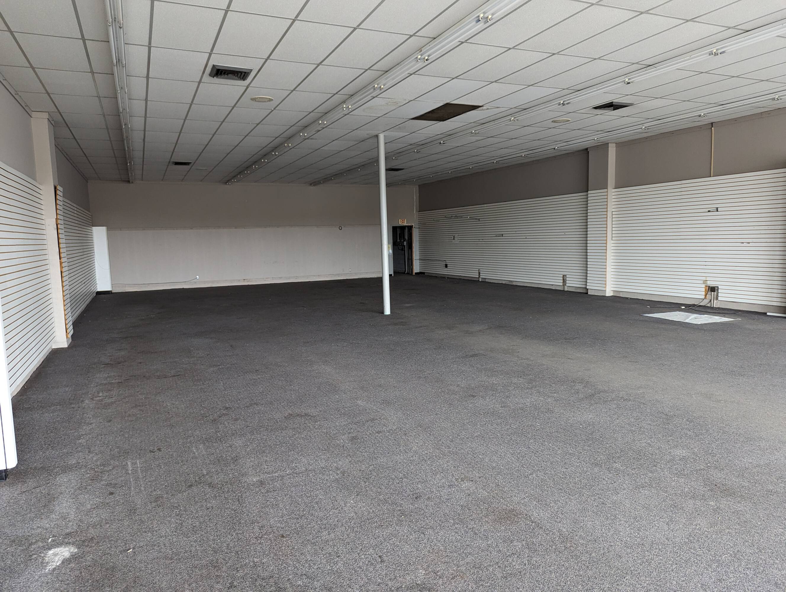 601 N West St, Wichita, KS 67203 | Crexi.com