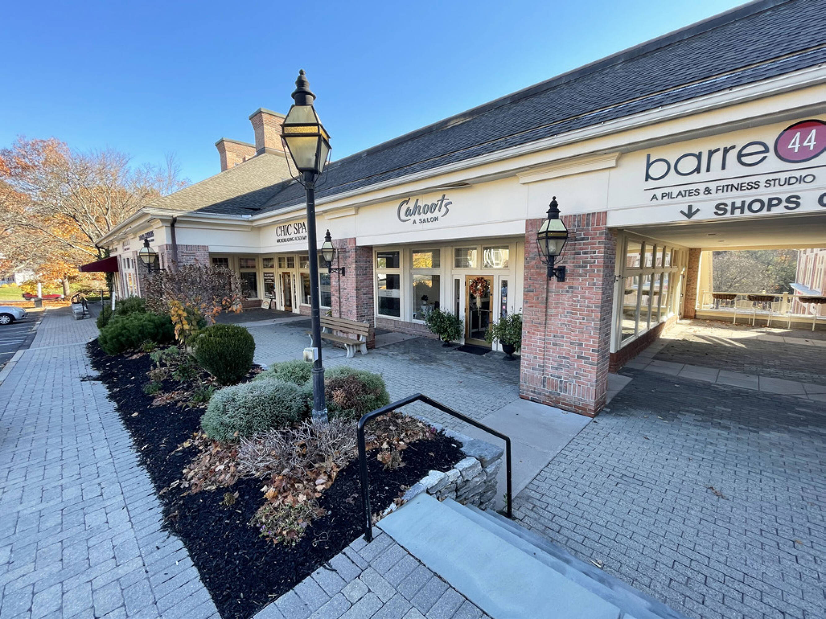 51 E MAIN ST Avon CT 06001-3821 APN: 09003004-2140051 | Crexi.com