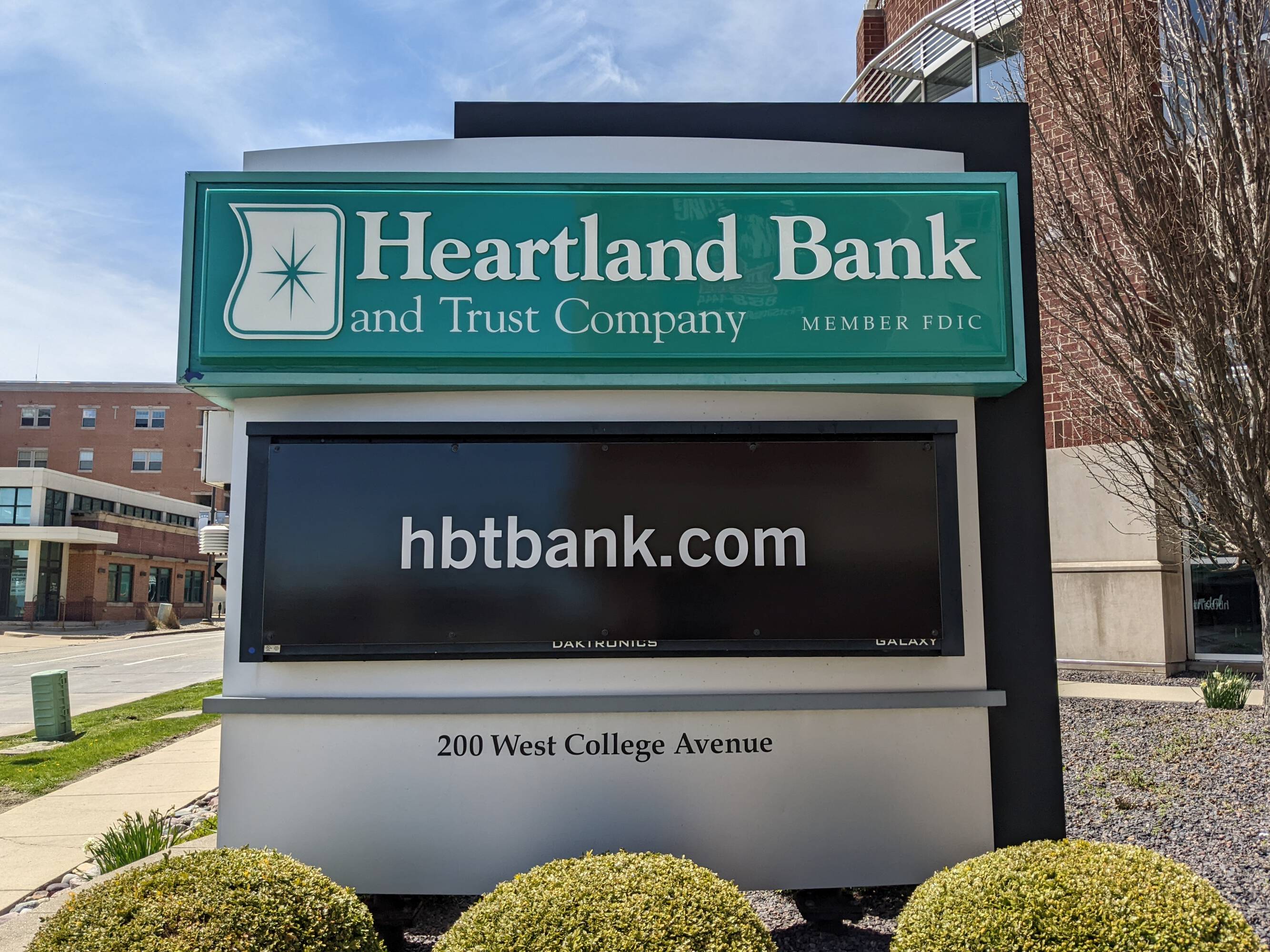 200 W COLLEGE AVE Normal IL 61761-2552 APN: 14-28-279-018 | Crexi.com