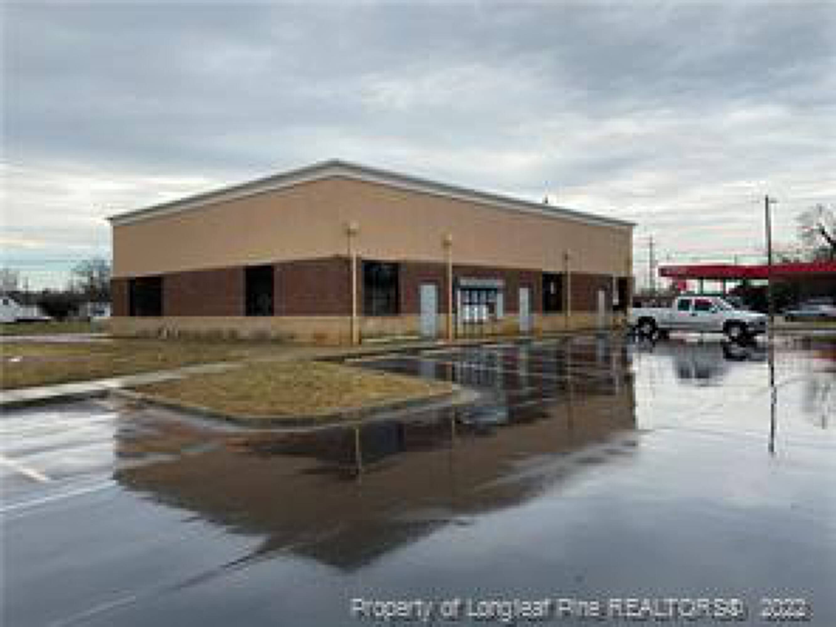 403 GILLESPIE STREET Fayetteville NC 28301 APN: 0437-51-8663 | Crexi.com