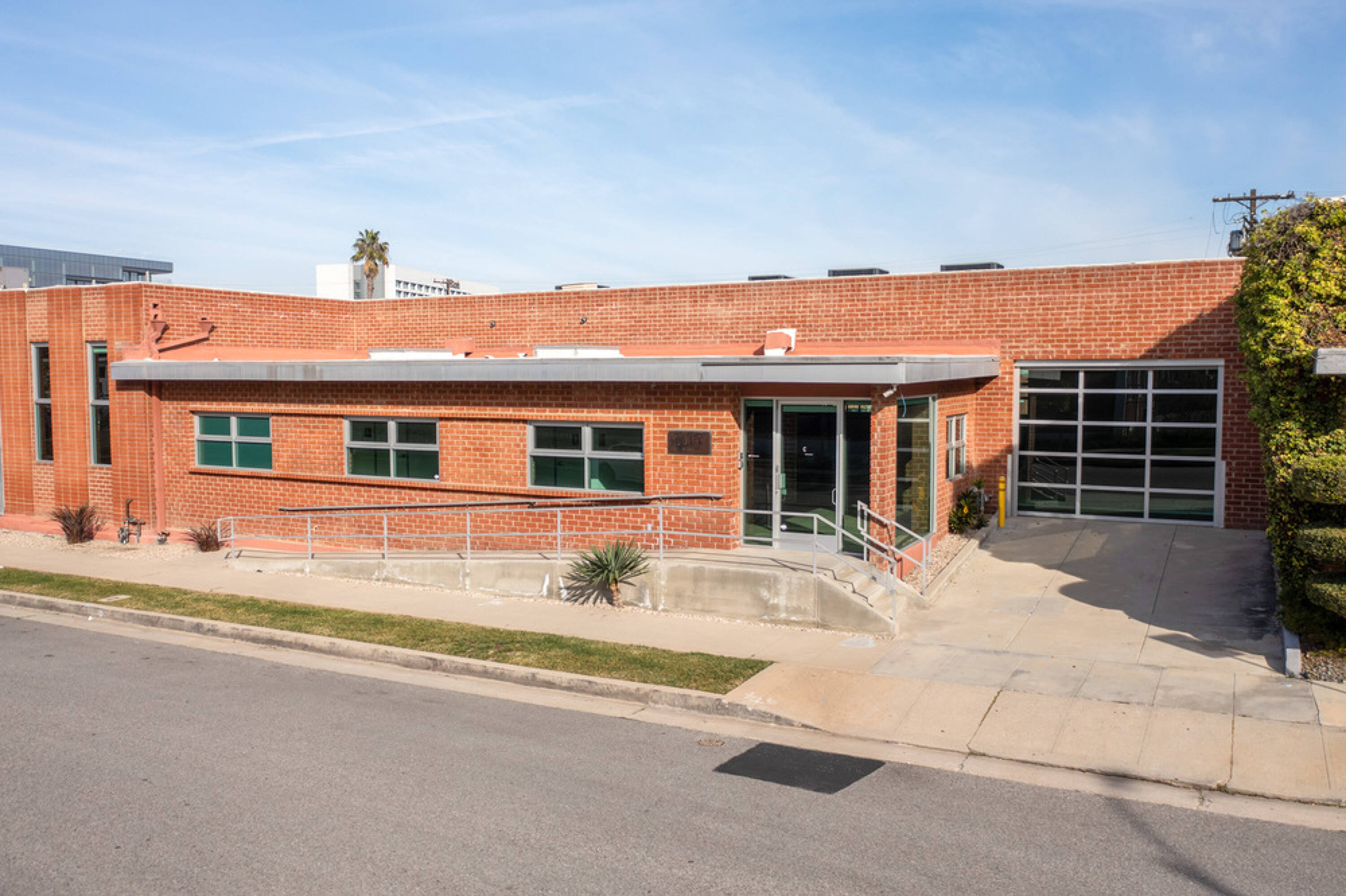 6368 ARIZONA CIR Los Angeles CA 90045-1202 APN: 4110014007 | Crexi.com