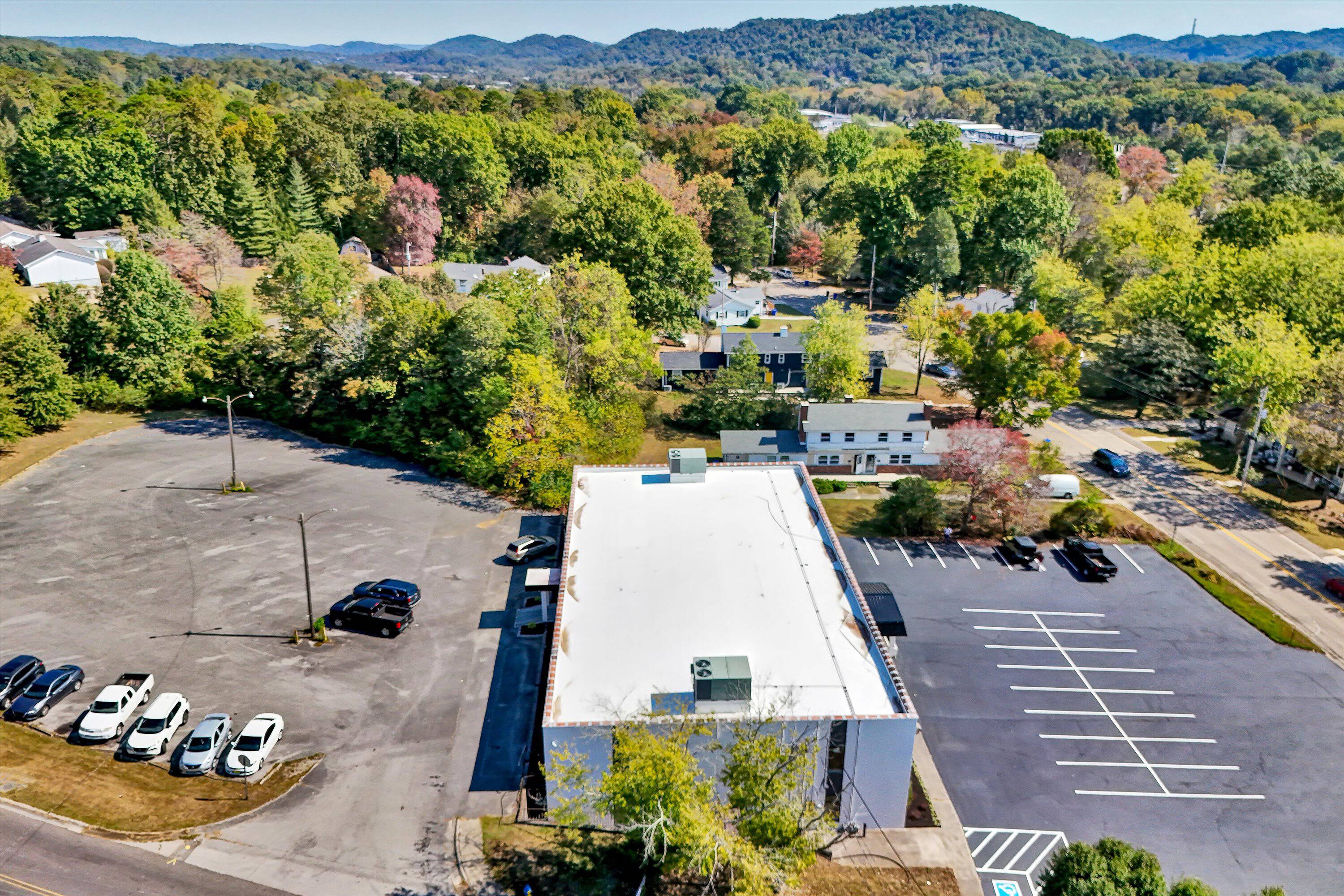 101 E TENNESSEE AVE Oak Ridge TN 37830-5451 APN: 094O A 01700 | Crexi.com