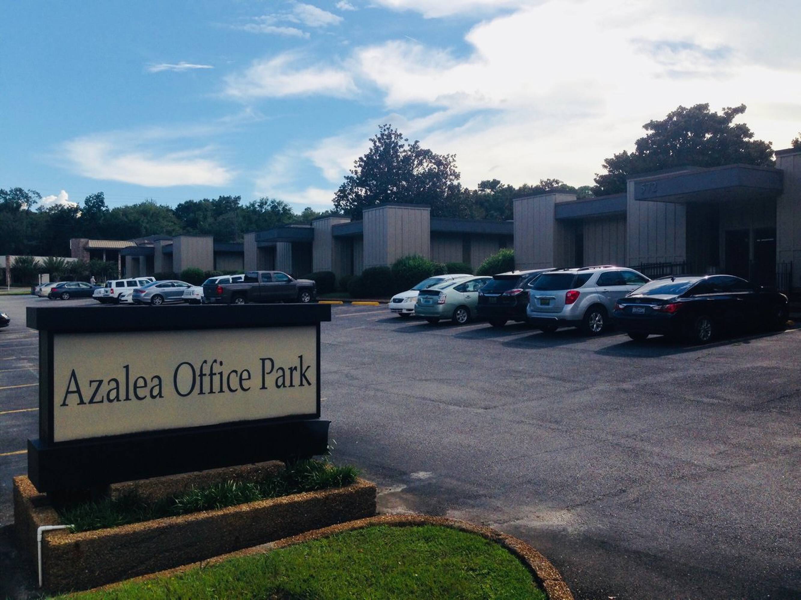 572 AZALEA RD Mobile AL 36609-1531 APN: 2807352001047XXX | Crexi.com