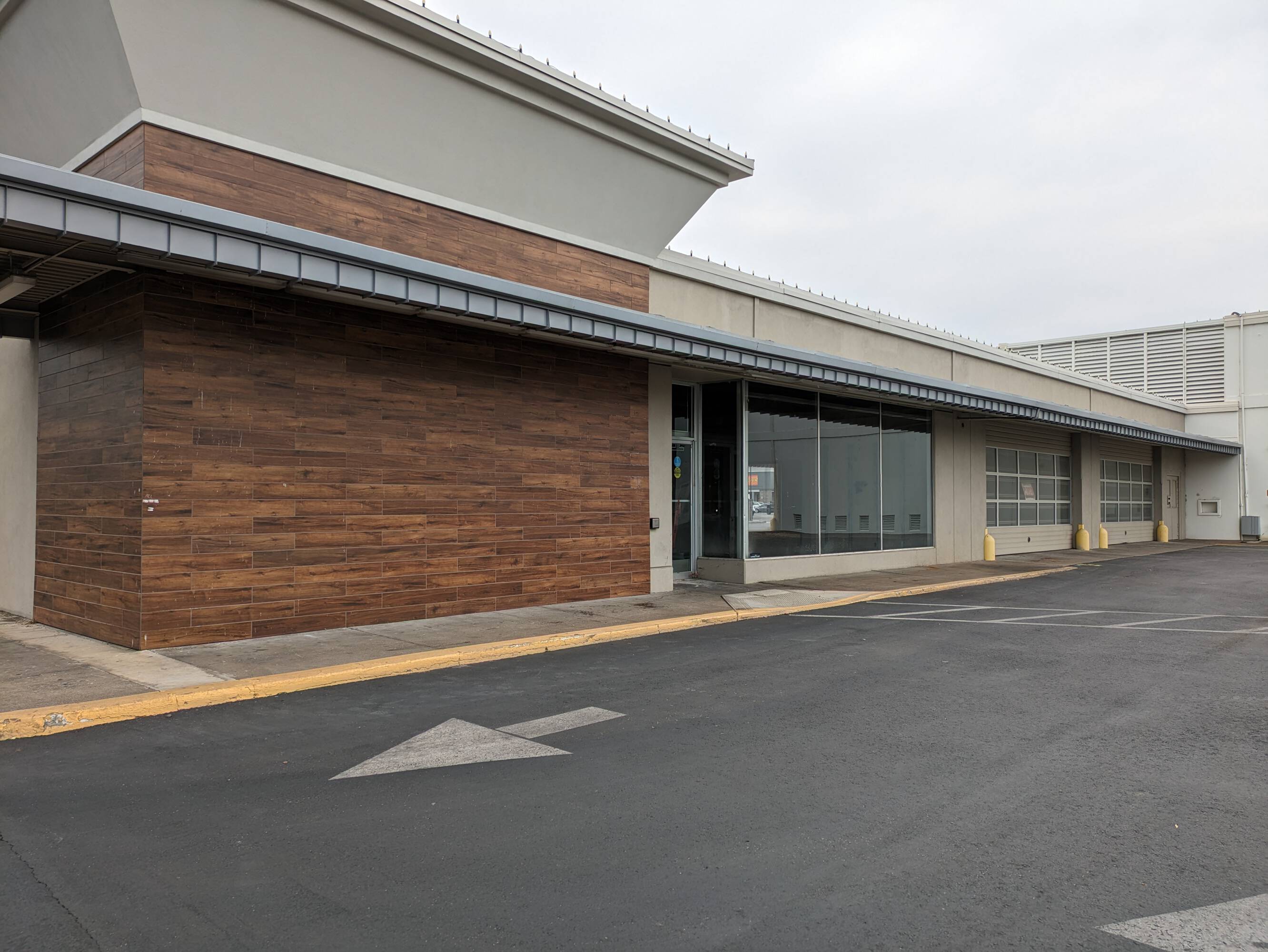 501 Medford Center, Medford, OR 97504 | Crexi.com