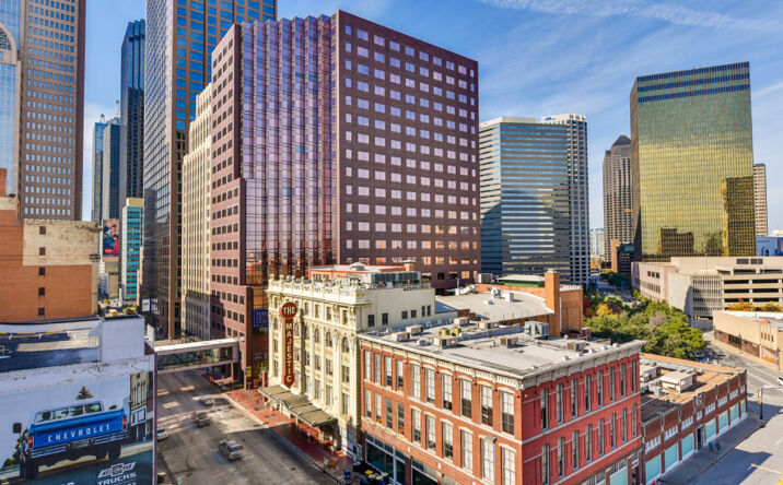 Pictures of Office property located at 1910 Pacific Ave, Dallas, TX ...