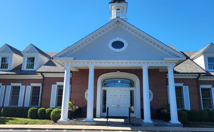 1025 W Everett Rd, Lake Forest, IL 60045 | Crexi.com