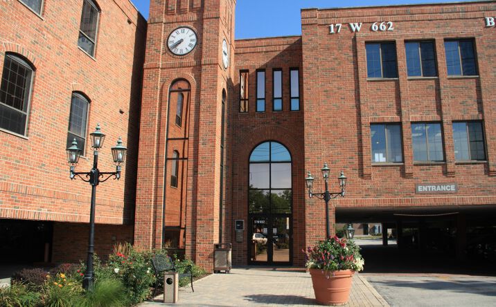 17W662 Butterfield Rd, Oakbrook Terrace, IL 60181 | Crexi.com