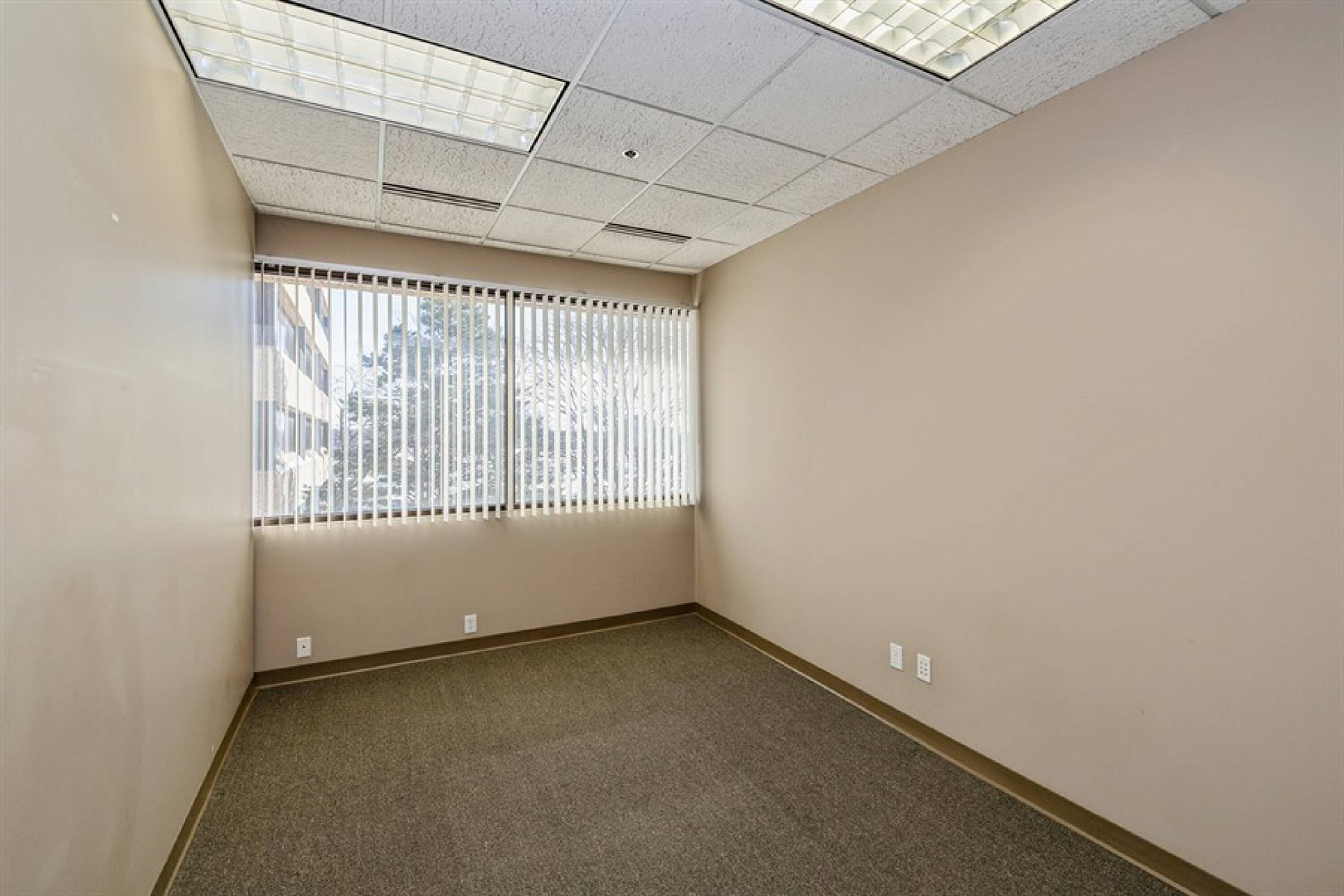 6200 NW Aurora Ave, Urbandale, IA 50317 | Crexi.com