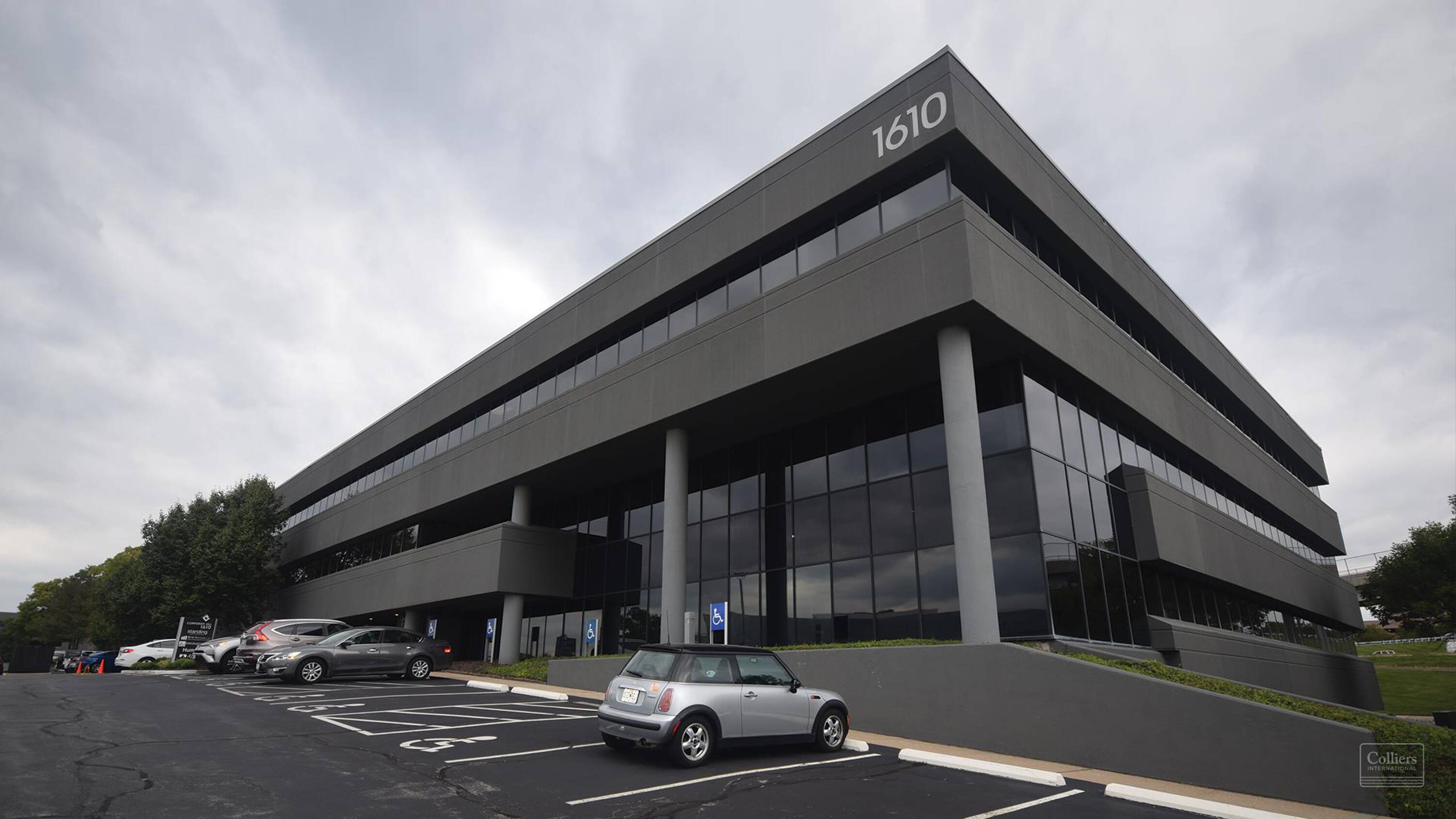 1610 Des Peres Rd, St. Louis, MO 63131 | Crexi.com