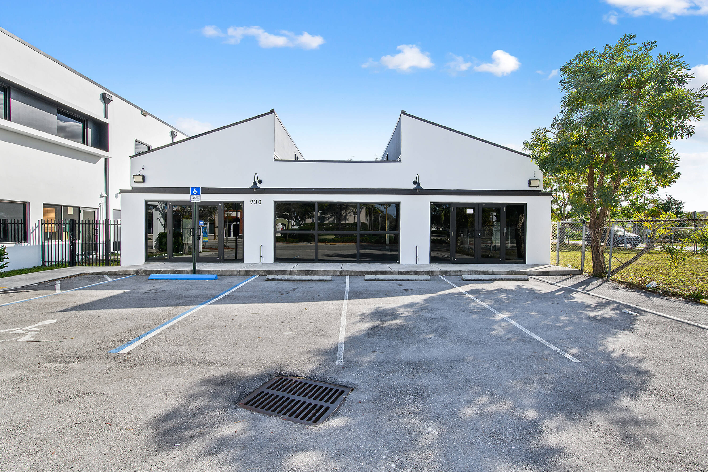 930 NW 6th St, Fort Lauderdale, FL 33311 | Crexi.com