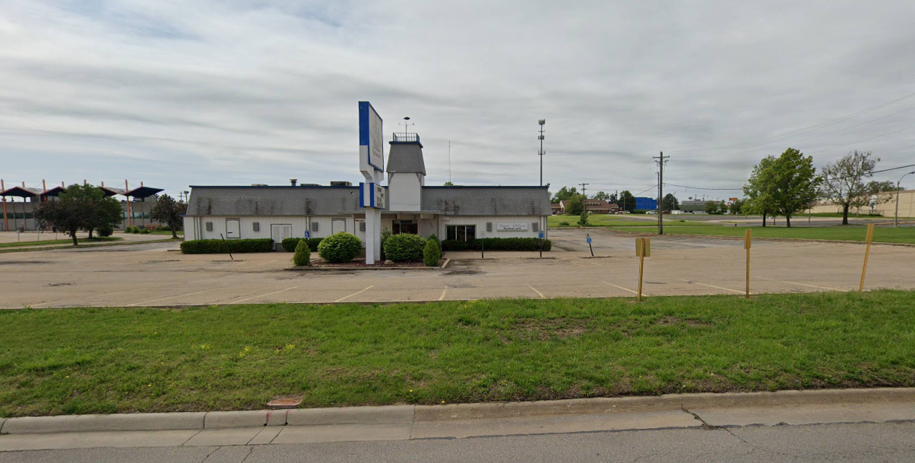 201 SW 29th St, Topeka, KS 66611 | Crexi.com