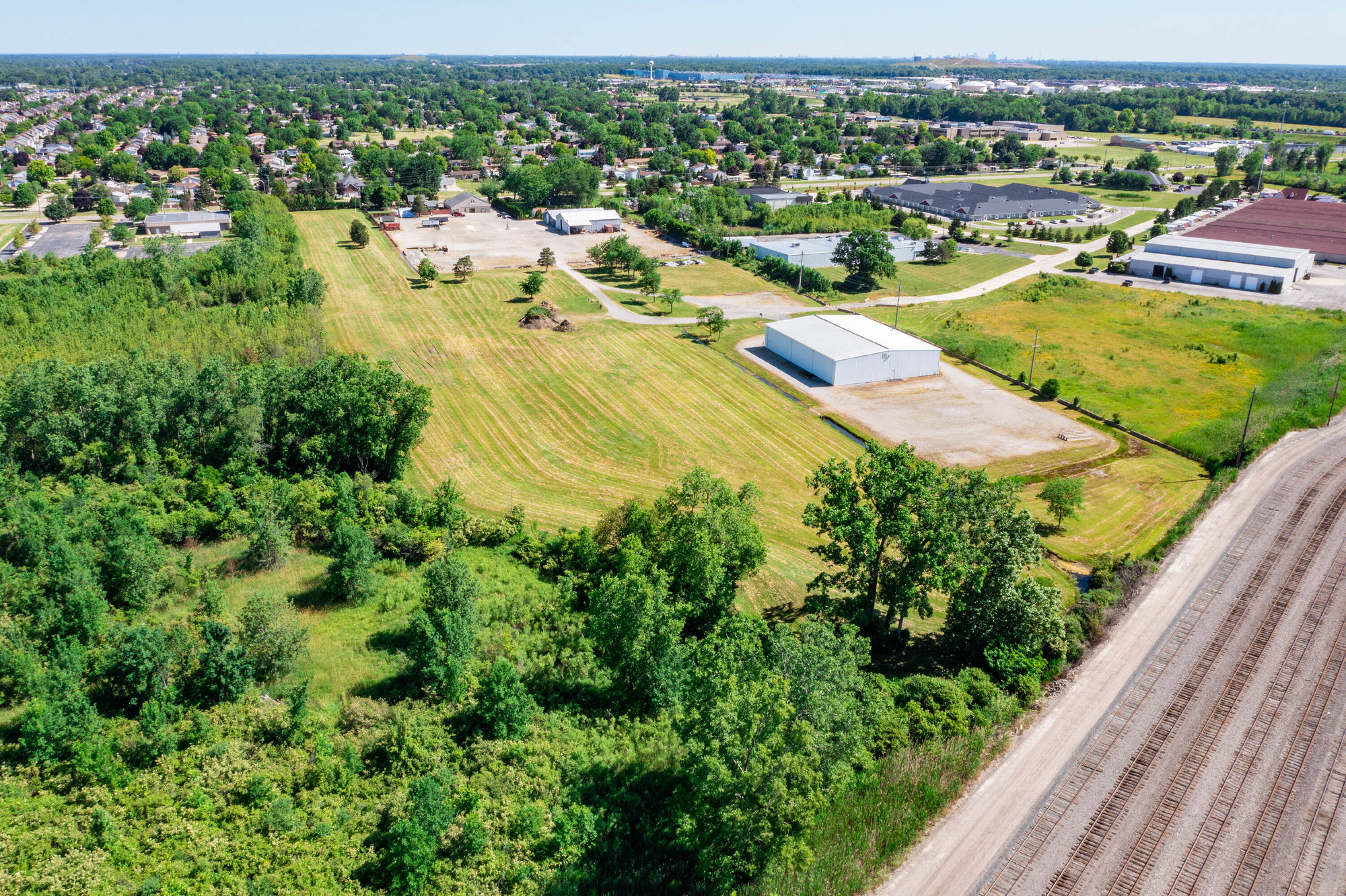 22425 VAN HORN RD Woodhaven MI 48183-3762 APN: 59 079 99 0004 001 ...