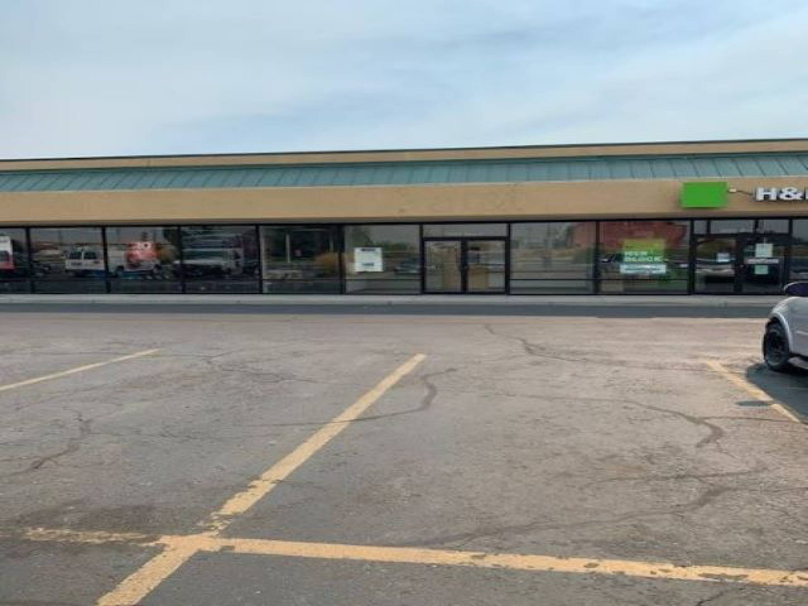 2685 E Lincoln Ave, Sunnyside, WA 98944 - Retail Space for Lease ...