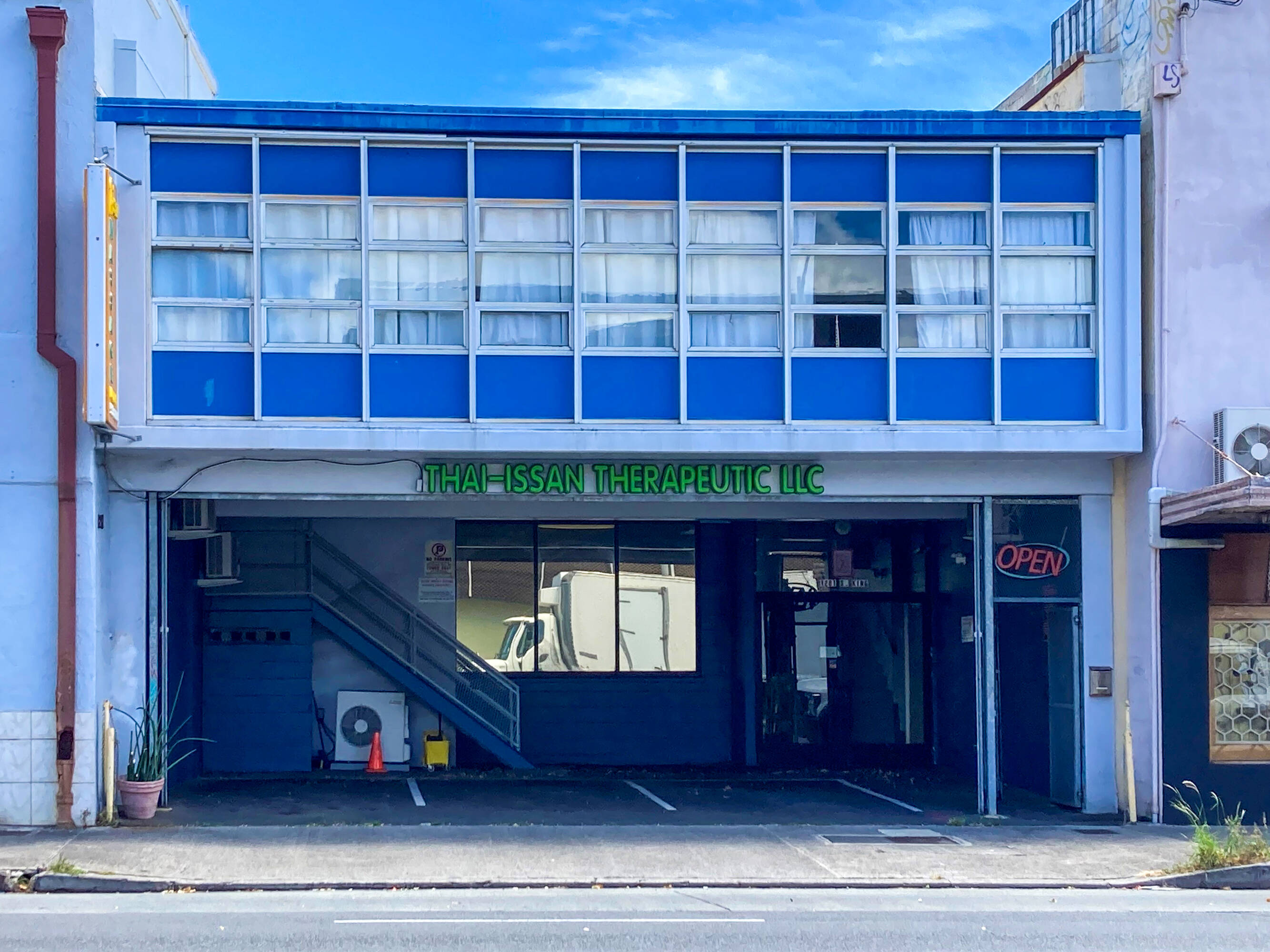 1281 S King St, Honolulu, HI 96814 | Crexi.com