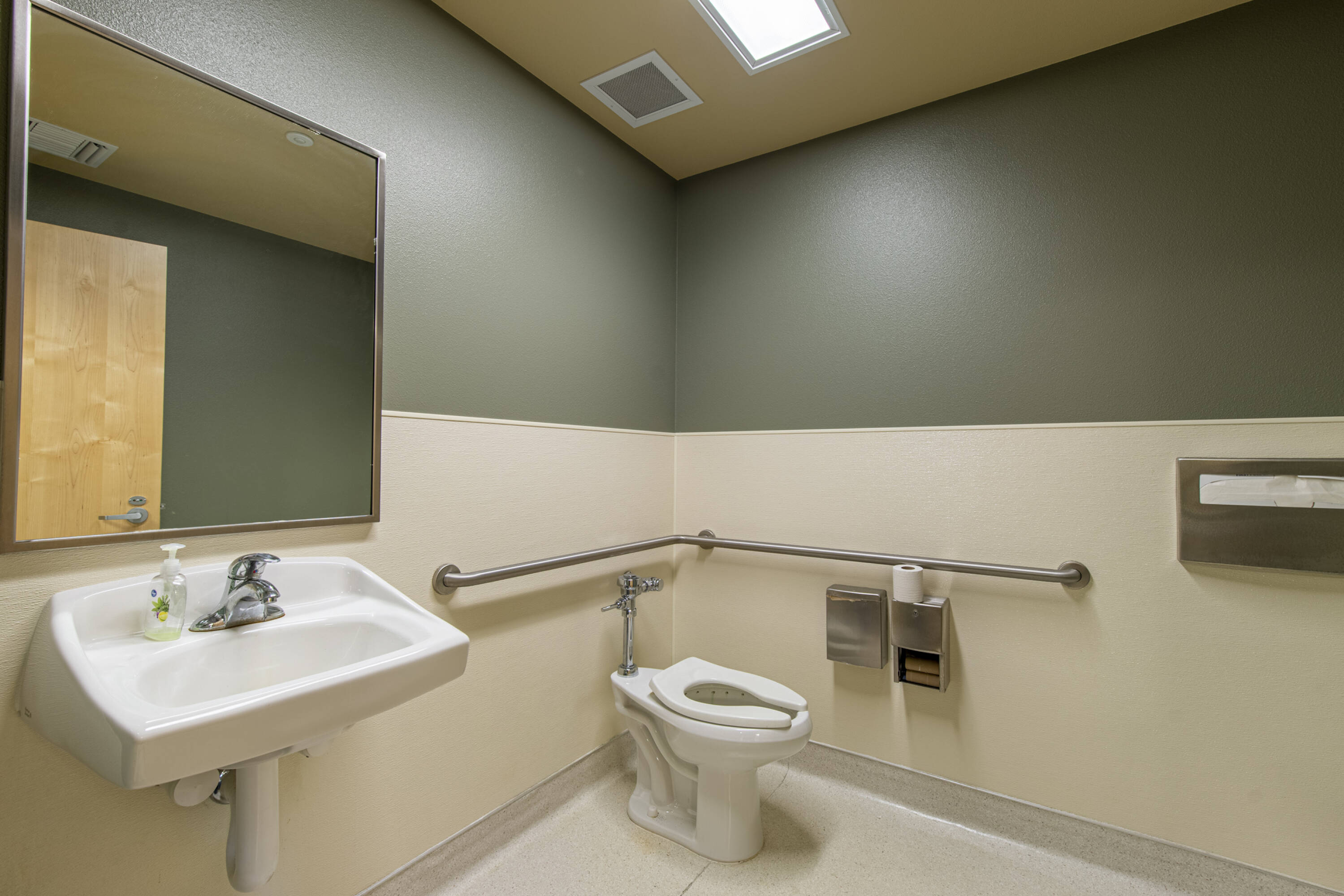 966 12th St SE, Salem, OR 97302 | Crexi.com